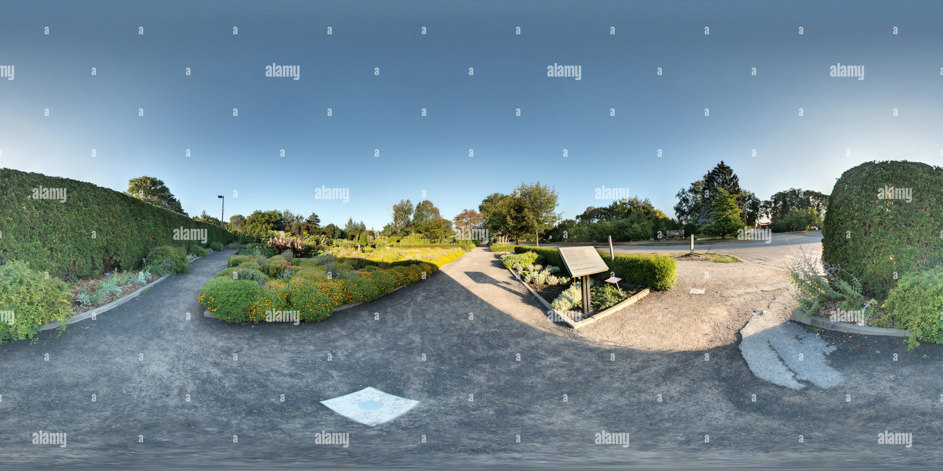 360° view of Useful plants - Montreal Botanical Garden - Alamy