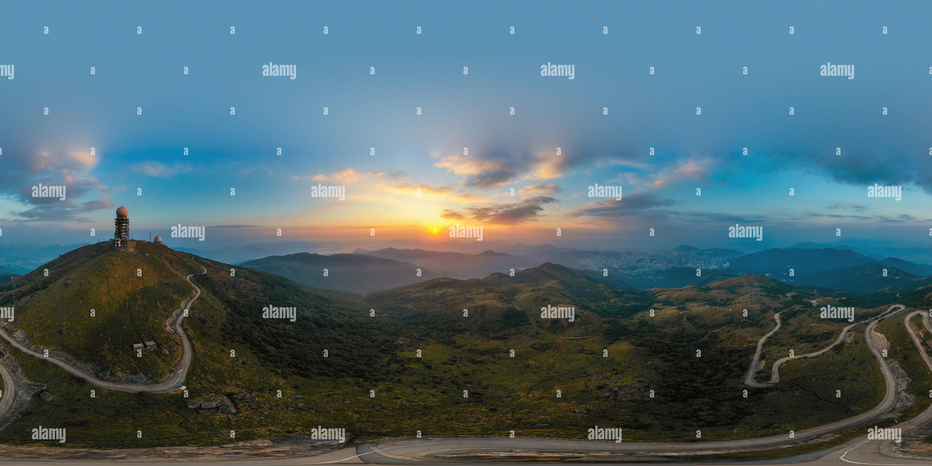 360° view of Beautiful Mountains Sunrise - Alamy