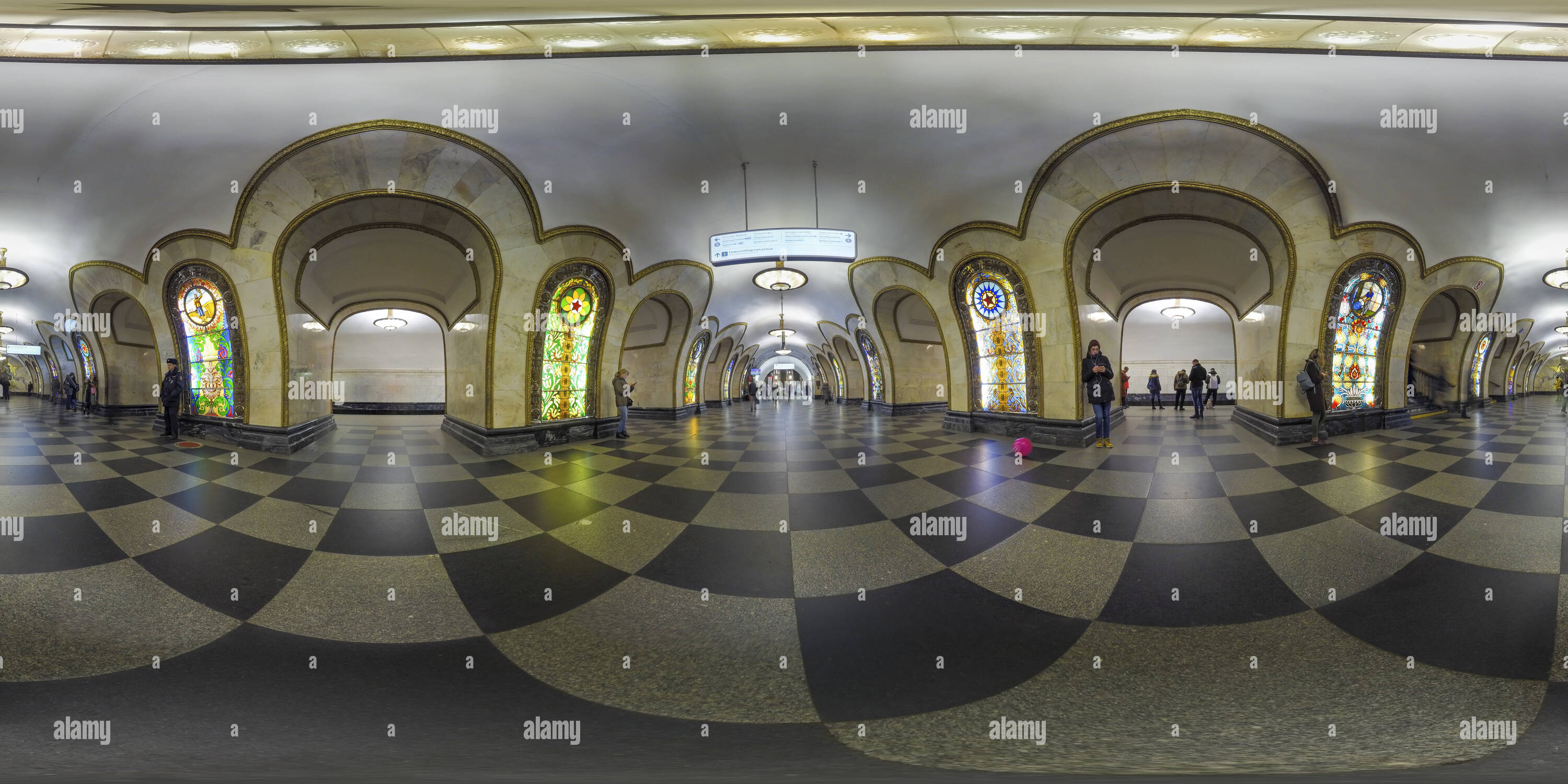 360° view of Moscow Metro. Novoslobodskaya Station - Alamy