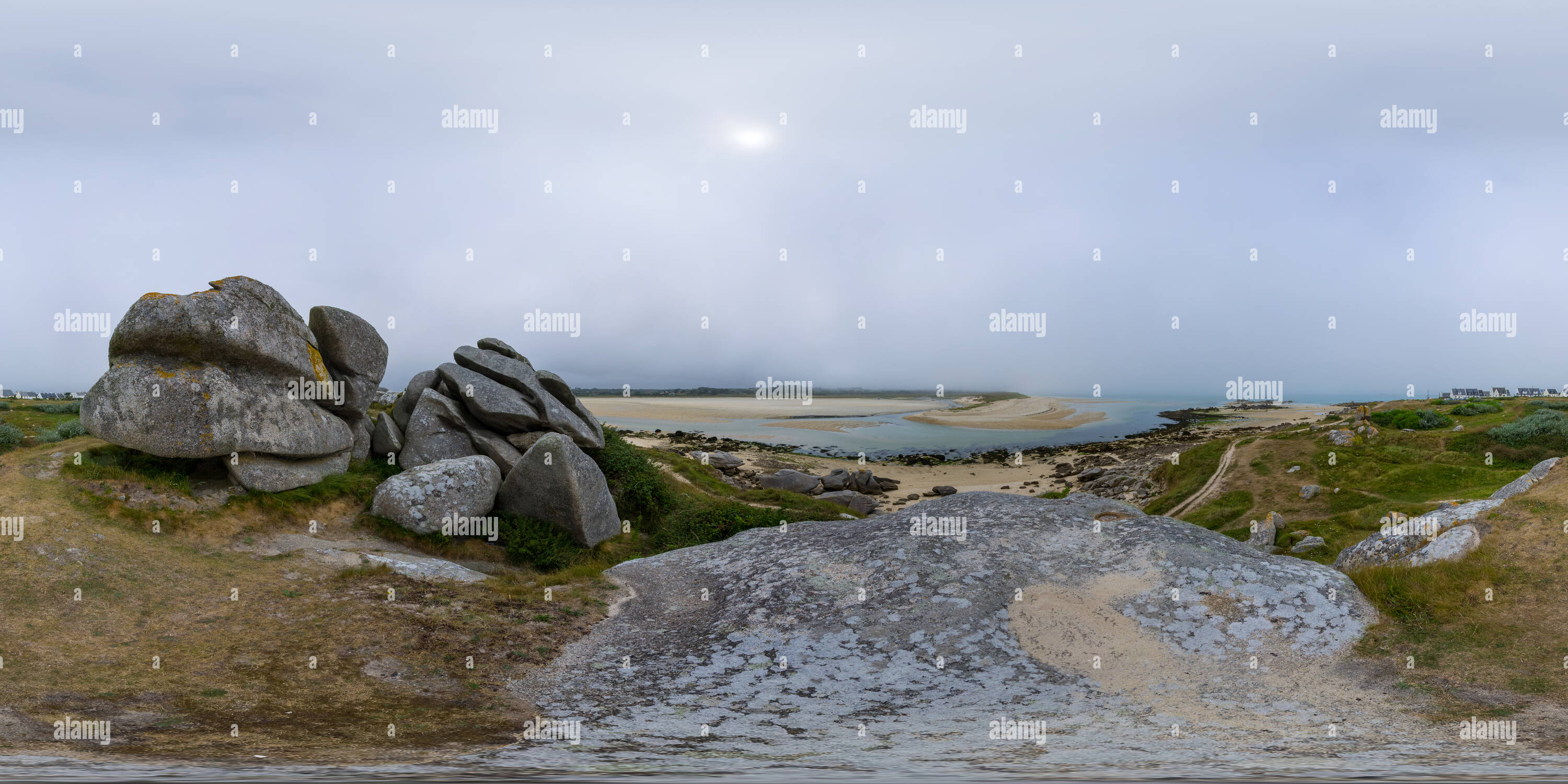 360° view of Entrance of the beautiful bay of Kernic in French Brittany ...