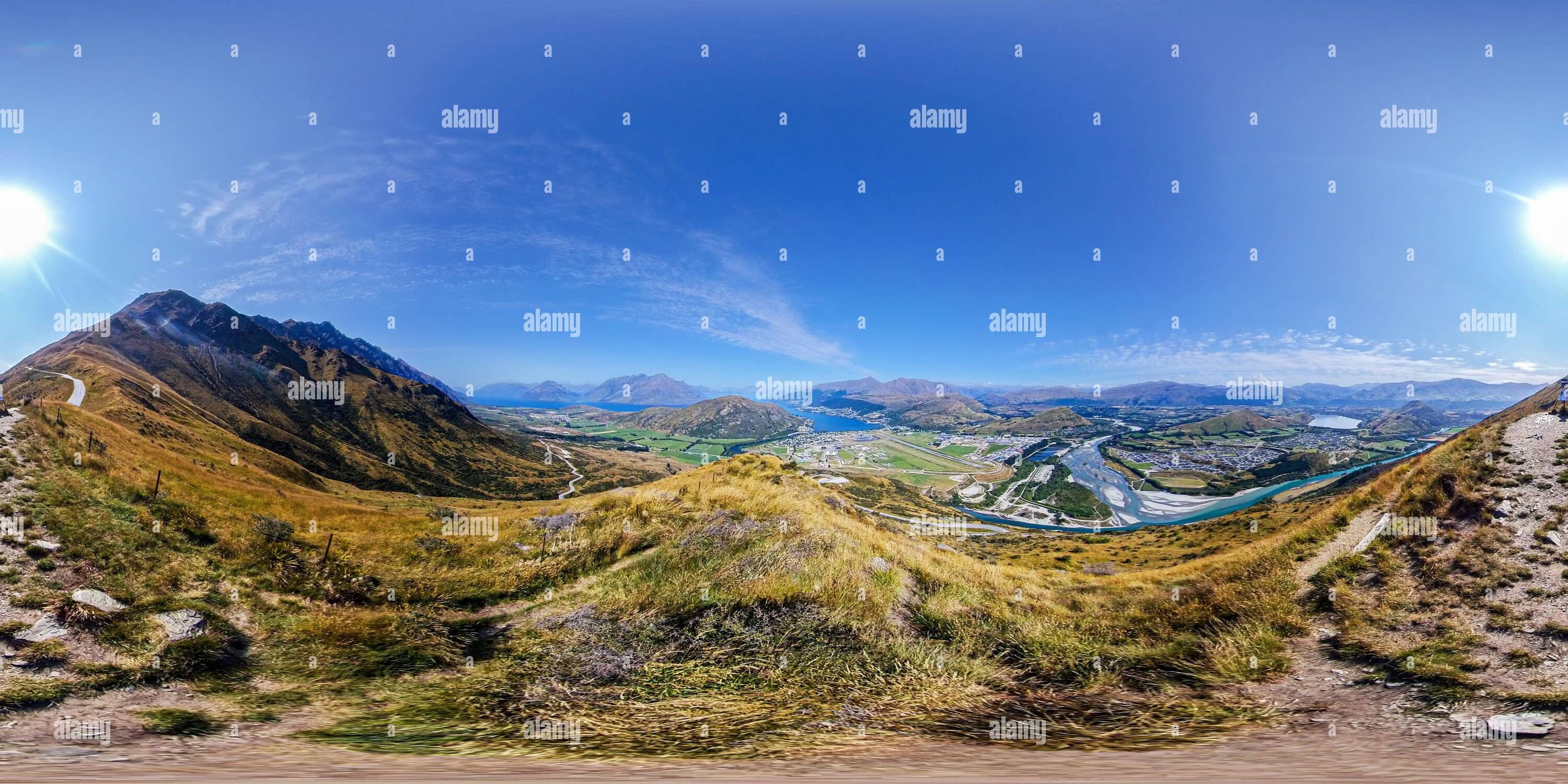 360° view of Queenstown, Lake Wakatipu, South Island, New Zealand ...