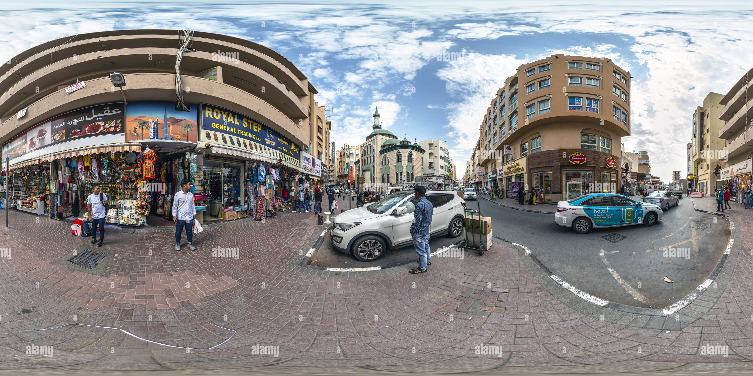 360° view of 20200210 Old Baladiya St S Dubai Old Town Uae - Alamy