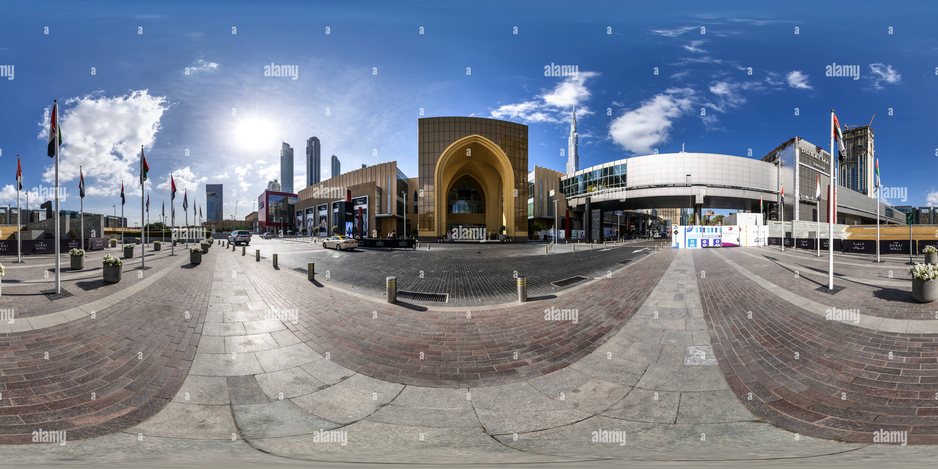 360° view of Main Entrance(杜拜購物中心正門), Dubai Mall, Dubai, UAE - Alamy