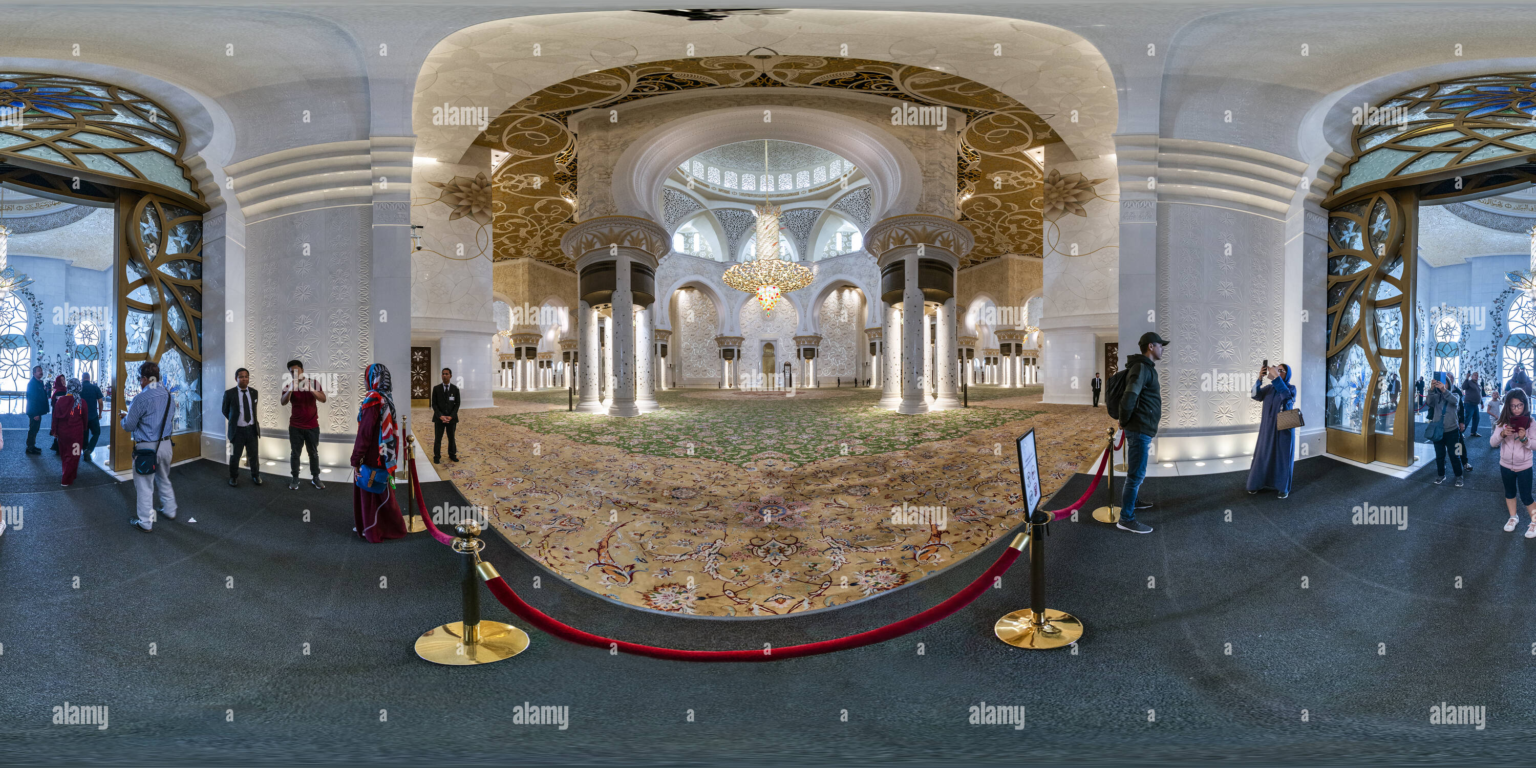 360° view of Main Prayer Hall Chandelier(大清真寺主祈禱廳巨型水晶吊燈), Abu Dhabi ...