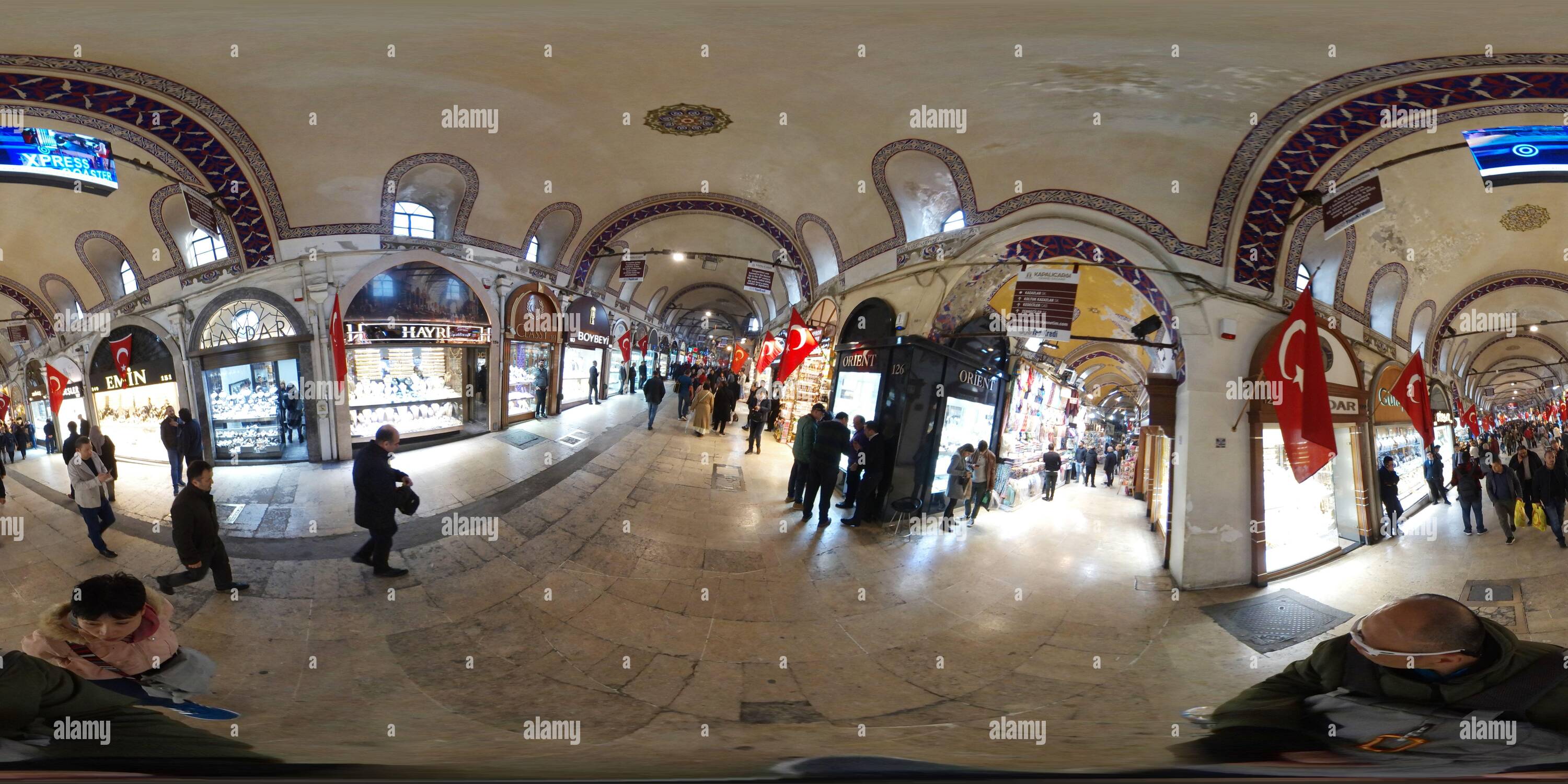 360° view of tourists shopping at the Grand Bazaar in Turkey - Alamy