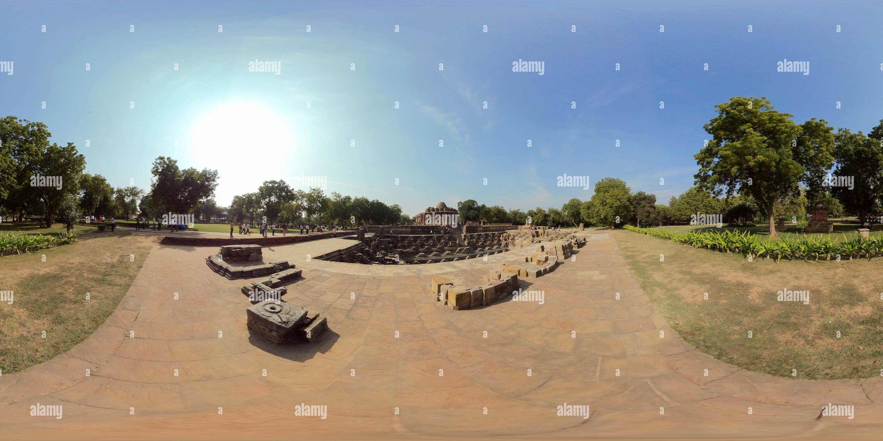 360° view of Temple of the Sun at Modher - Alamy