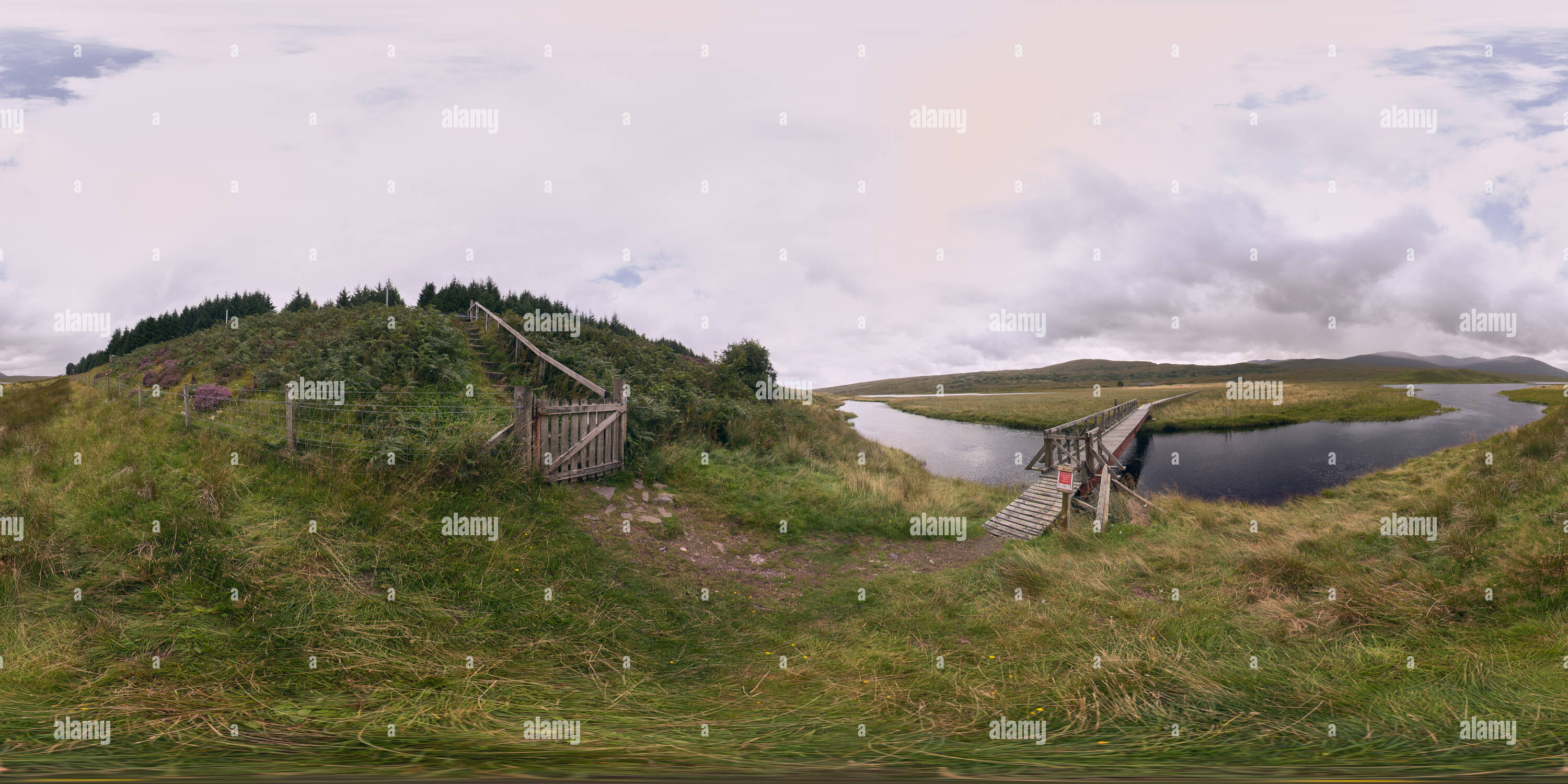 360° view of Loch Gowan, Achnasheen-Glencarron road - Alamy