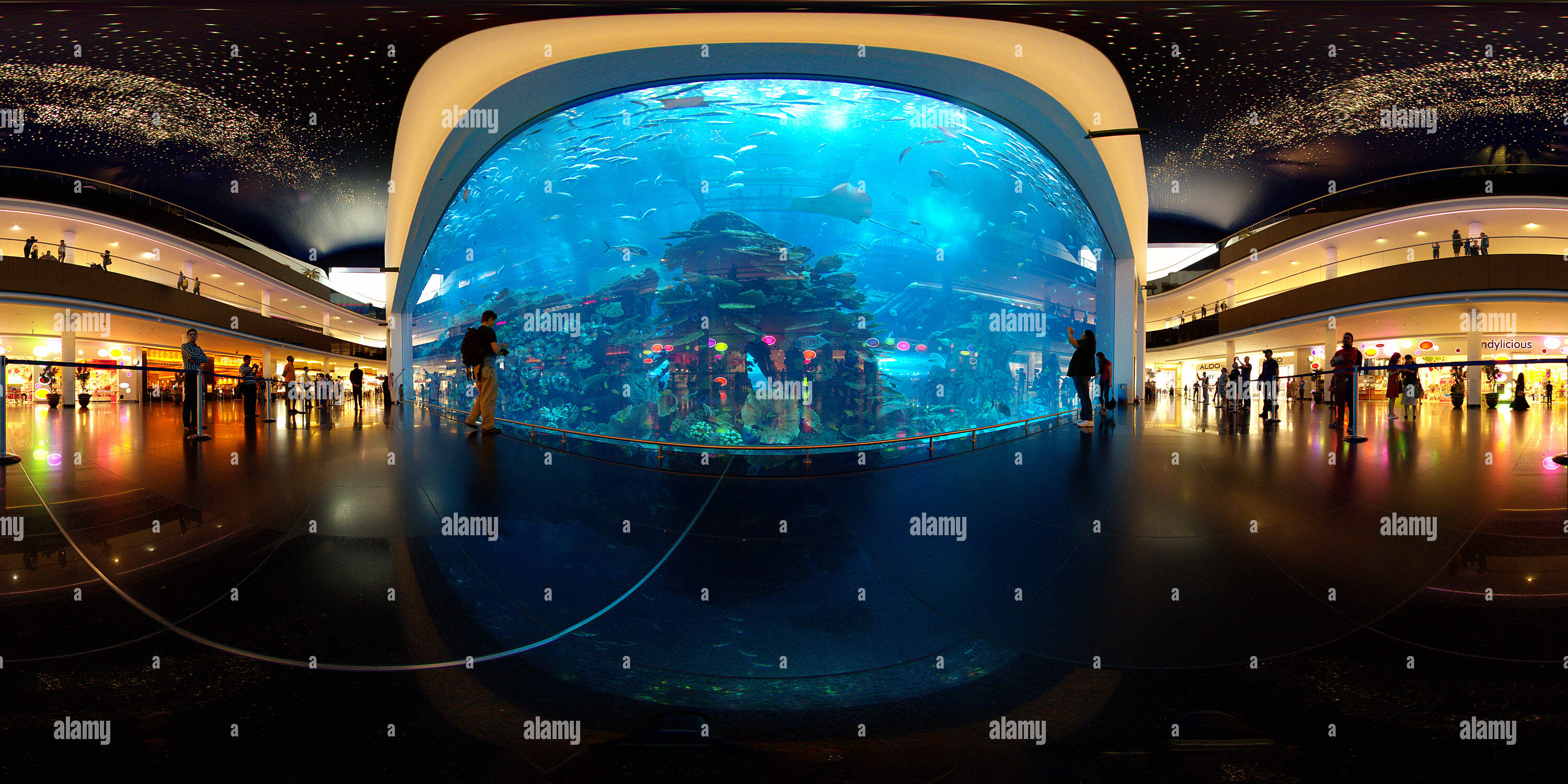 360° view of Dubai Aquarium View - Alamy