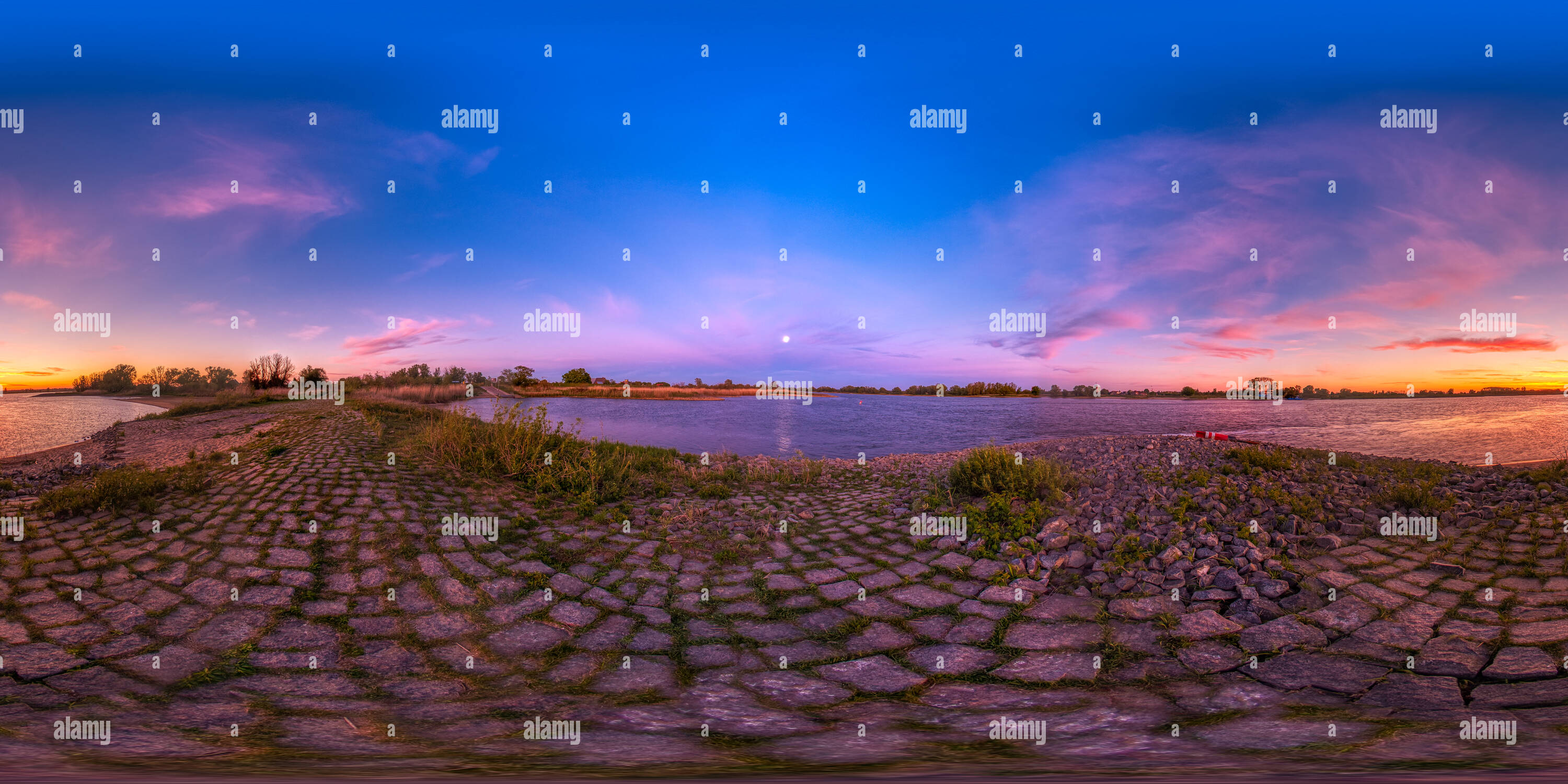 360° view of The River Elbe - Alamy