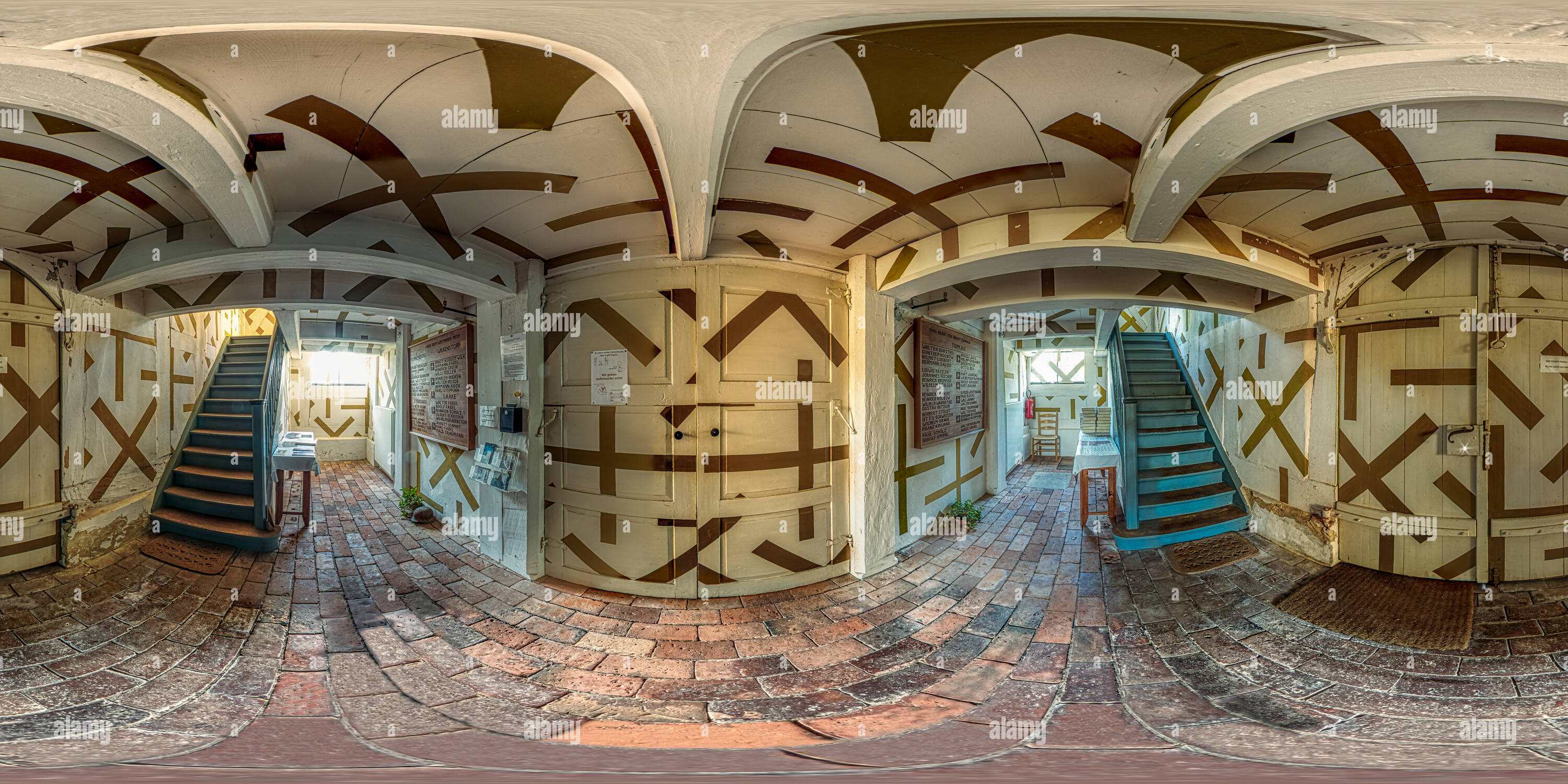 Inside church 360 hi-res stock photography and images - Alamy