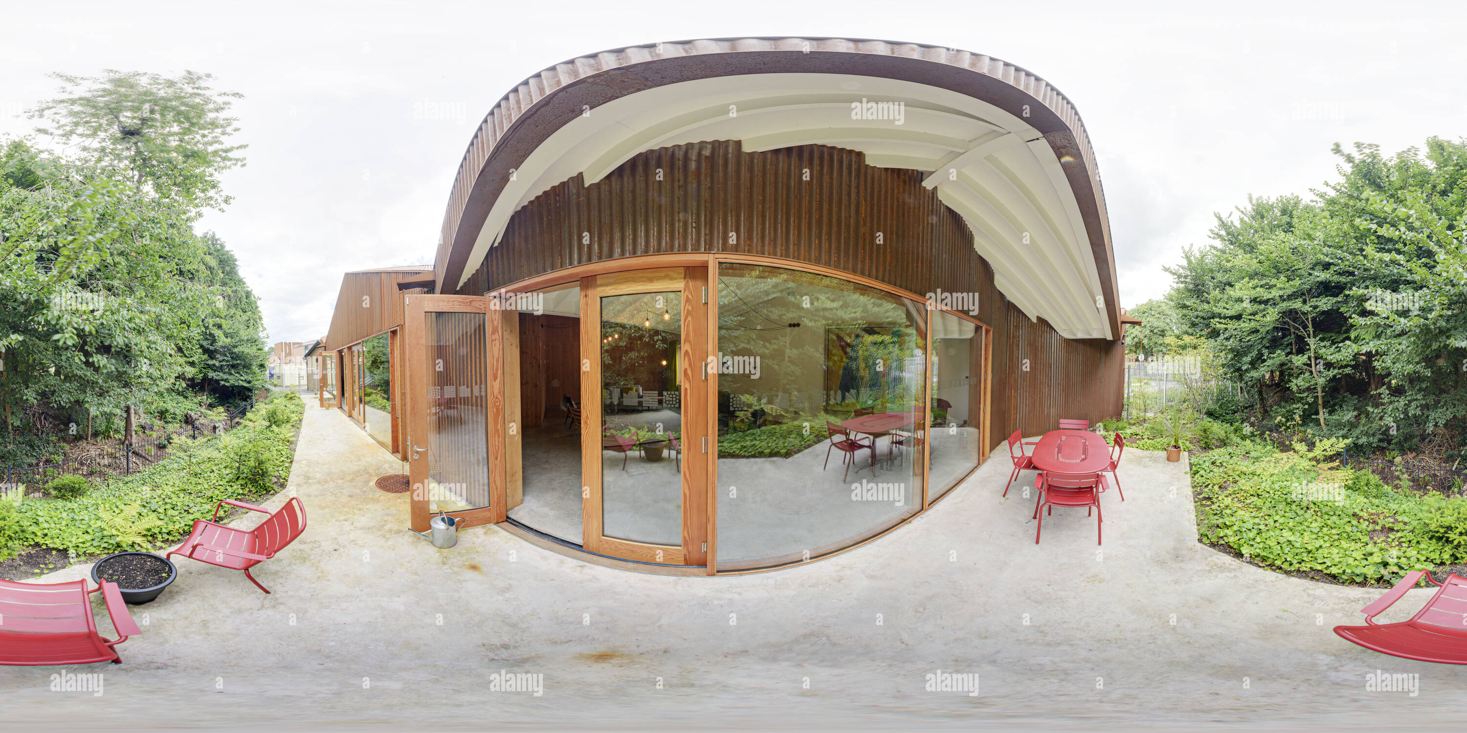 360° view of Maggies Cardiff Rear Terrace - Alamy