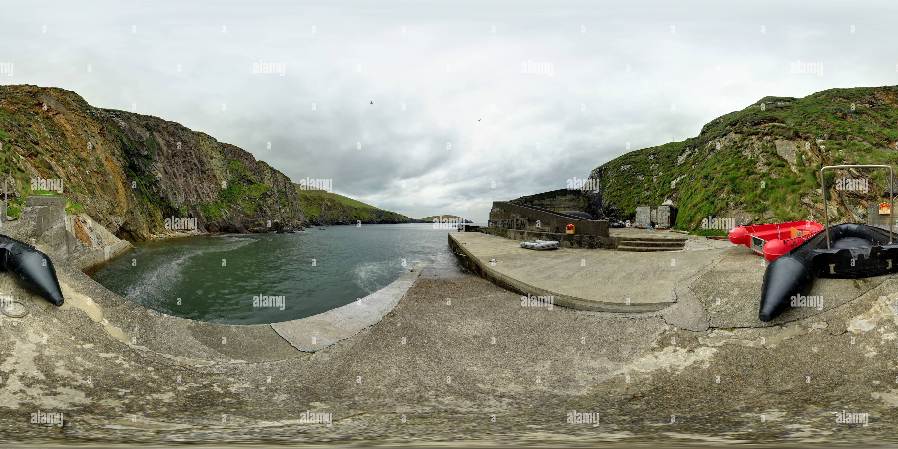 Dunquin harbour hi-res stock photography and images - Alamy