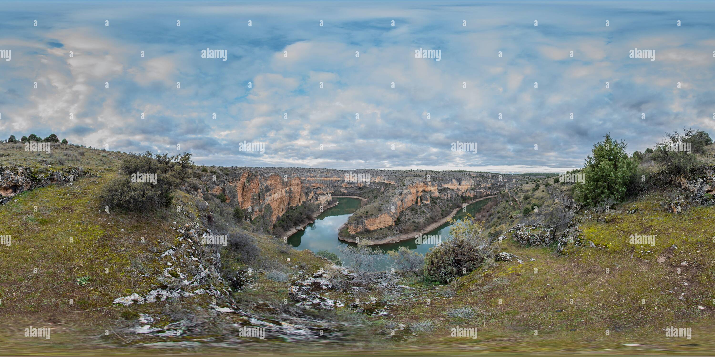 360° view of Duraton river canyon karst landscape - Alamy