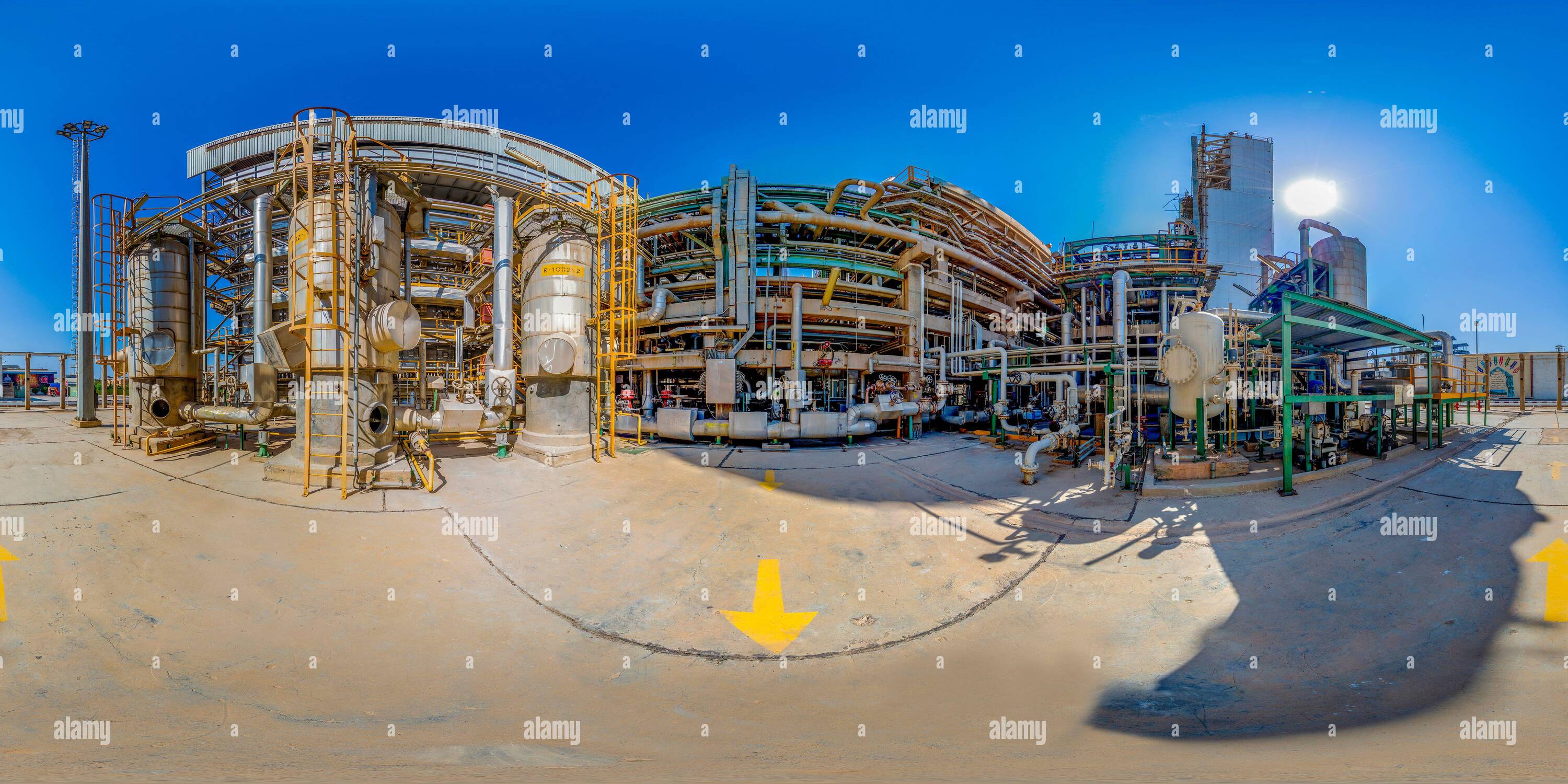360 degree panorama chemical plant hi-res stock photography and images ...