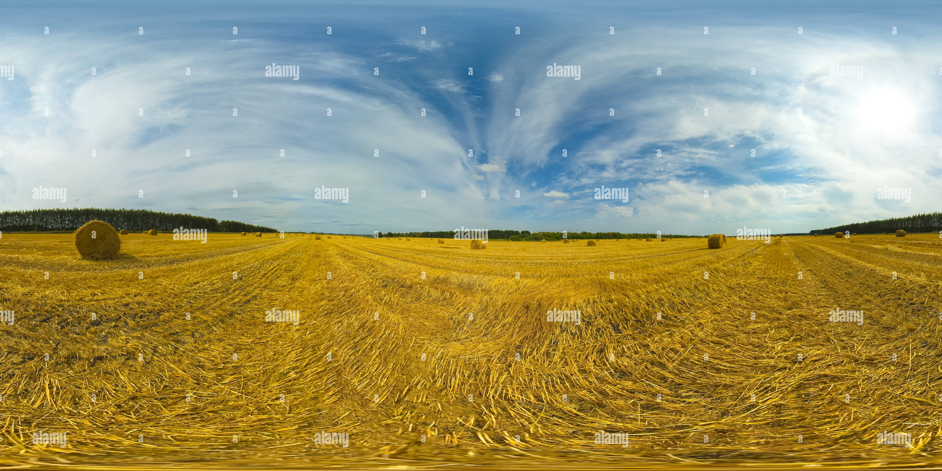 Haystacks in field sunny hi-res stock photography and images - Alamy