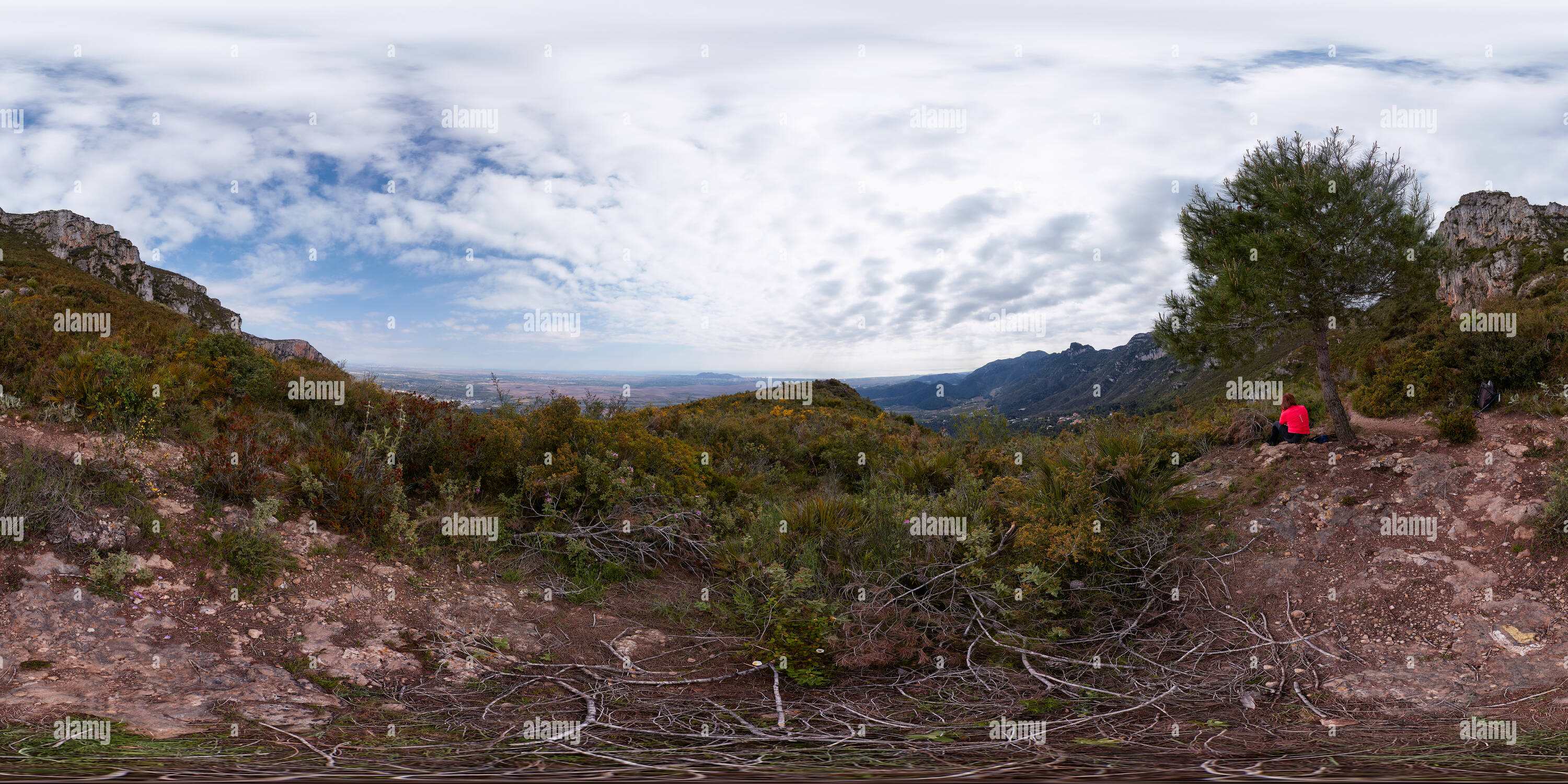 360° view of The view around Cavall Bernat - Alamy