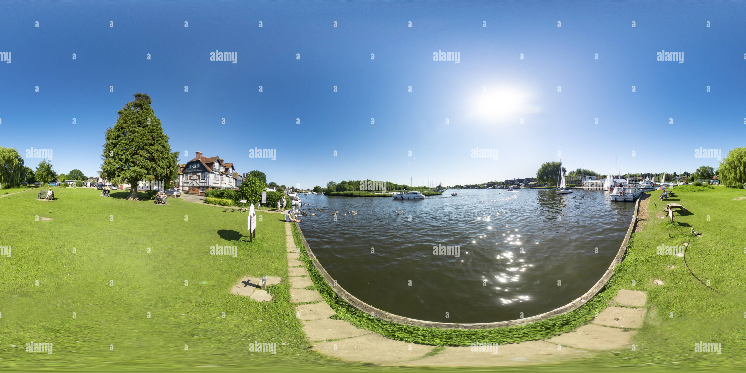 360° view of River Bure in Horning, Norfolk Broads - Alamy