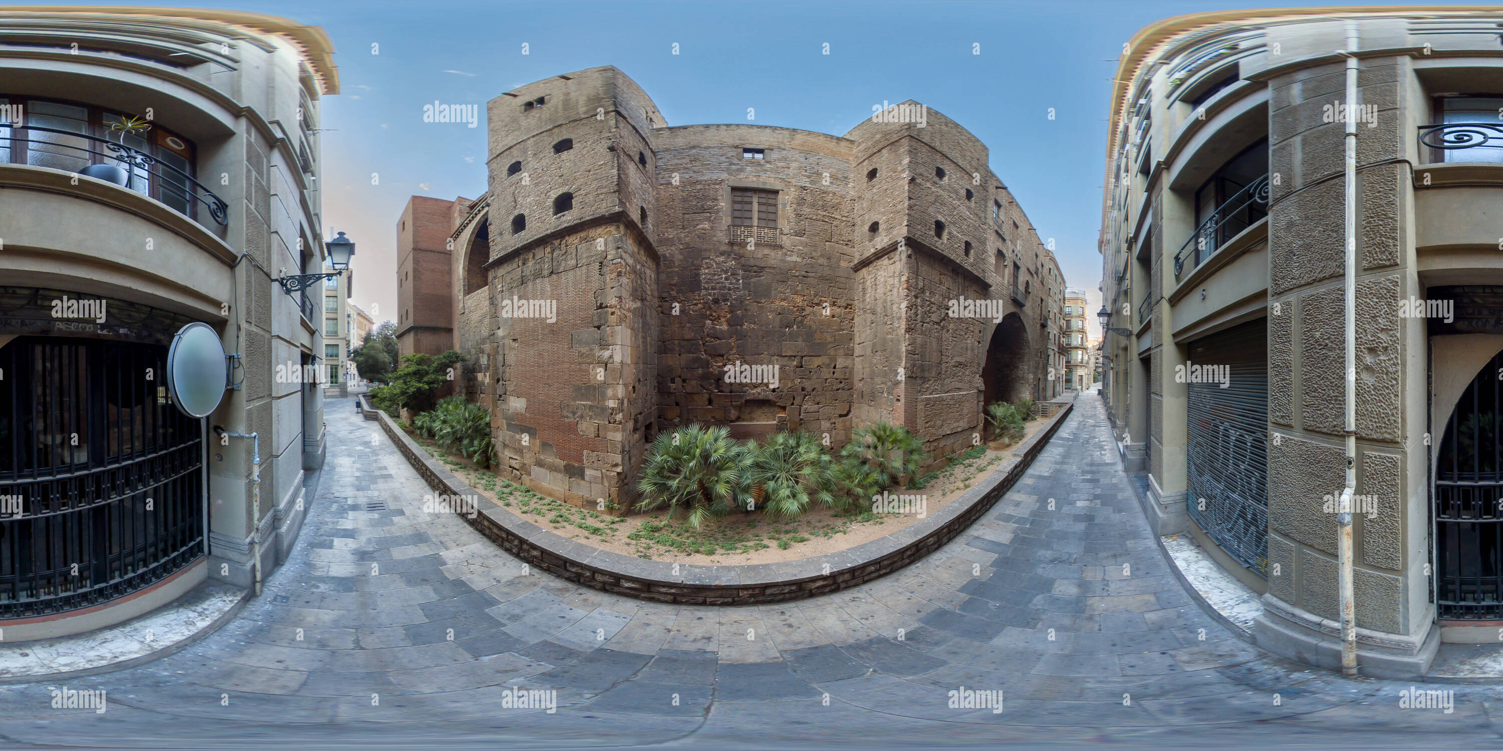 360° view of Barcelona 360 Vr Roman Wall Without People - Alamy