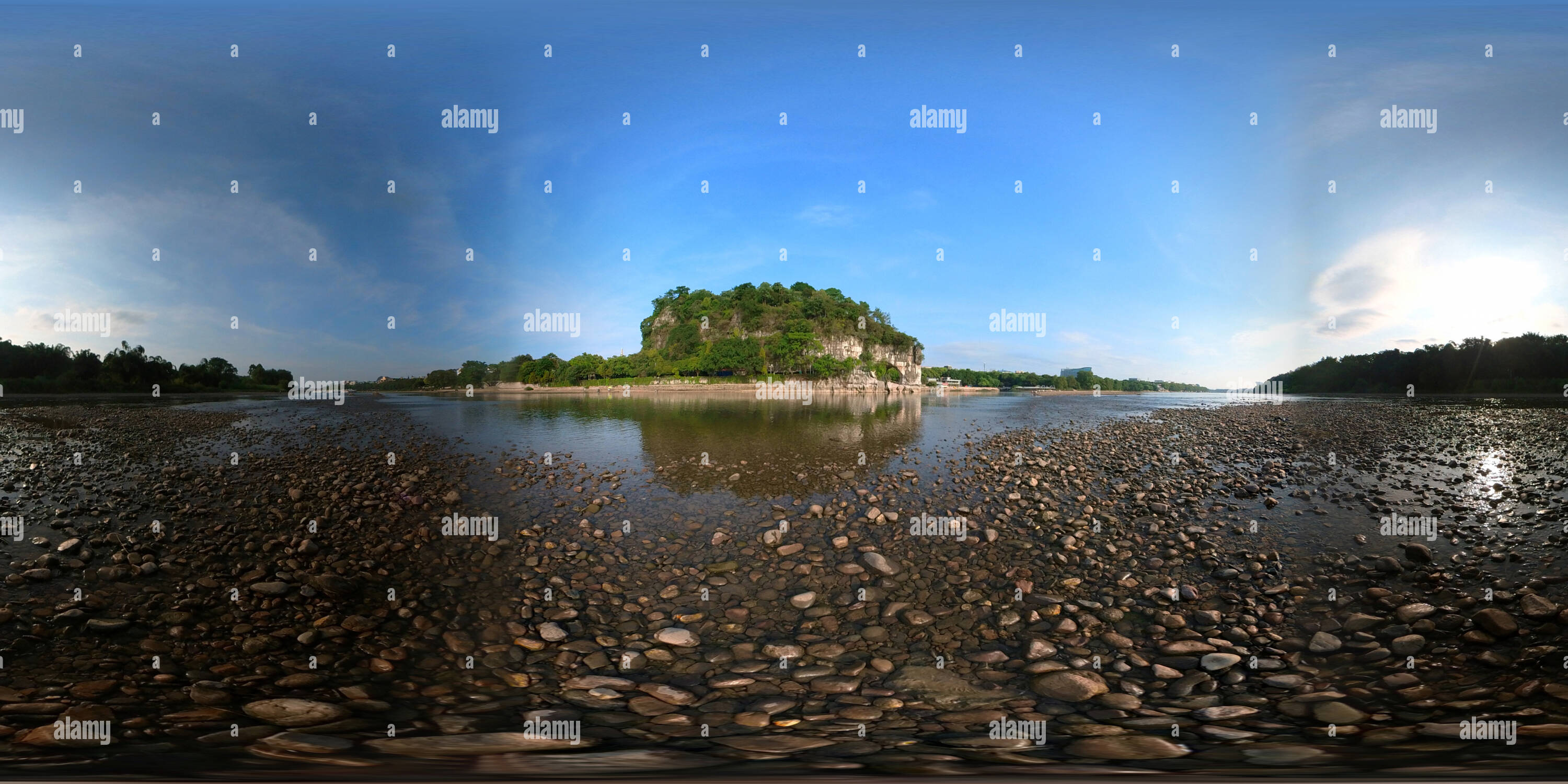 360° view of The elephant Trunk Hill in Guilin 桂林象鼻山 - Alamy