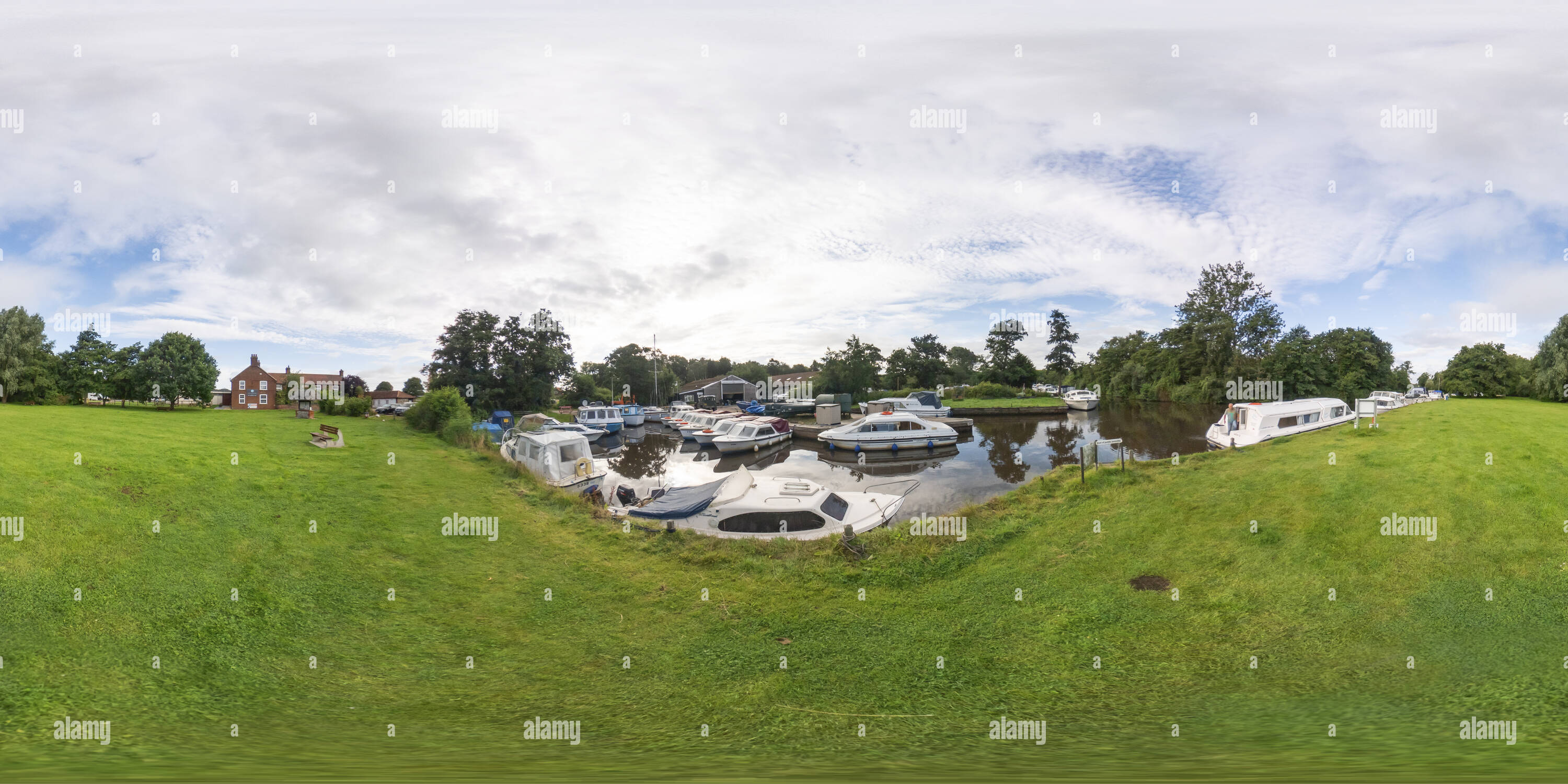 360° view of Moorings on the River Ant in Sutton Staithe, Norfolk - Alamy