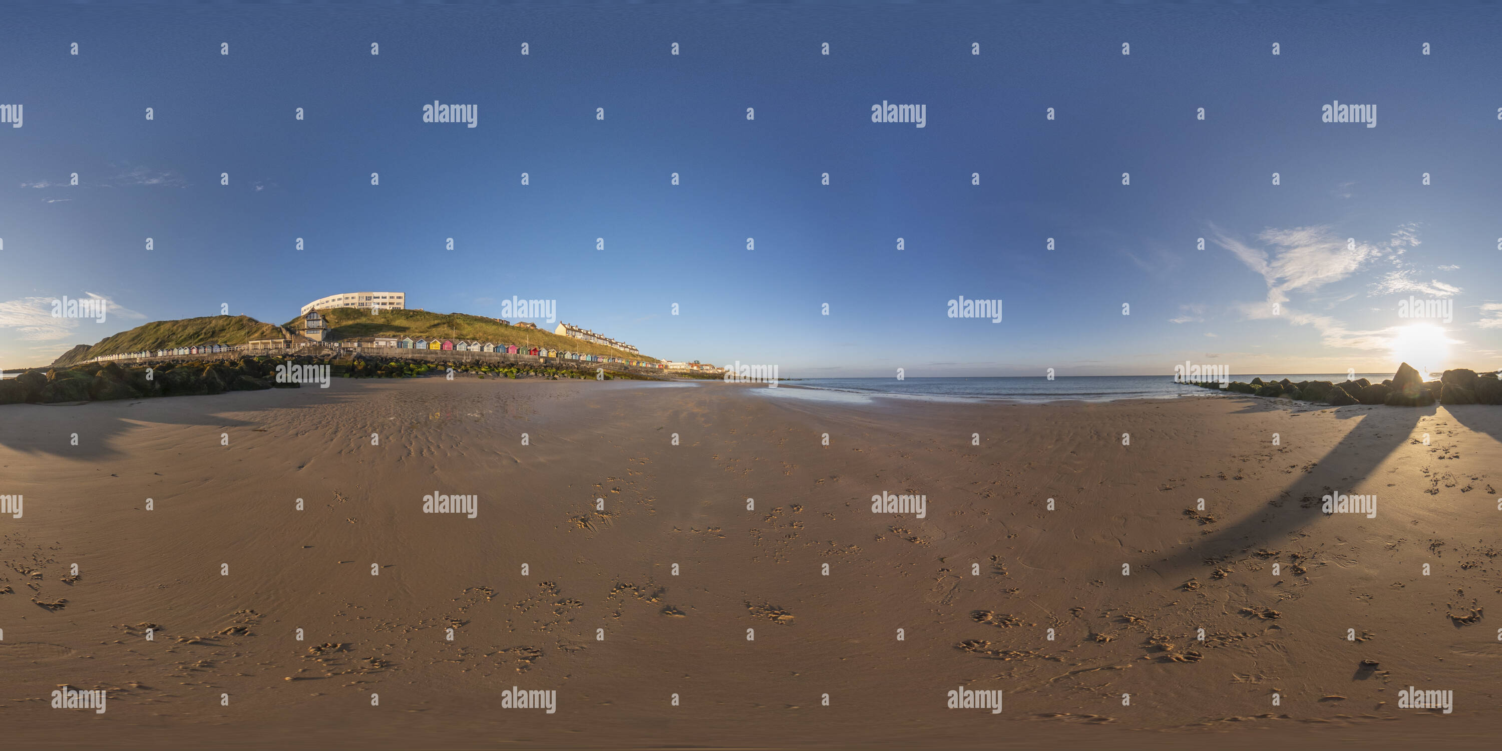 360° view of Early morning on Sheringham Beach, North Norfolk - Alamy