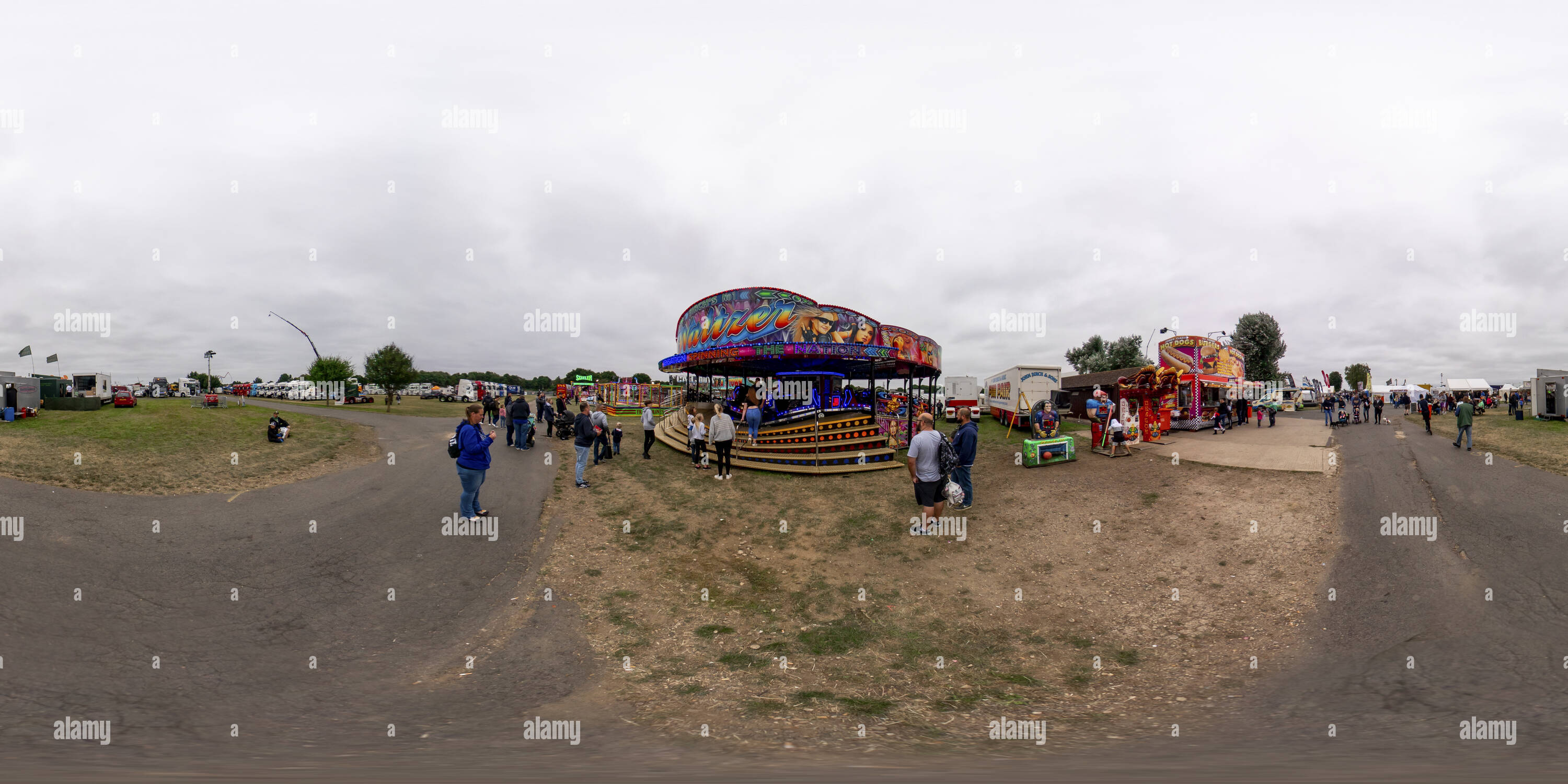 Virtual reality dodgems hi-res stock photography and images - Alamy
