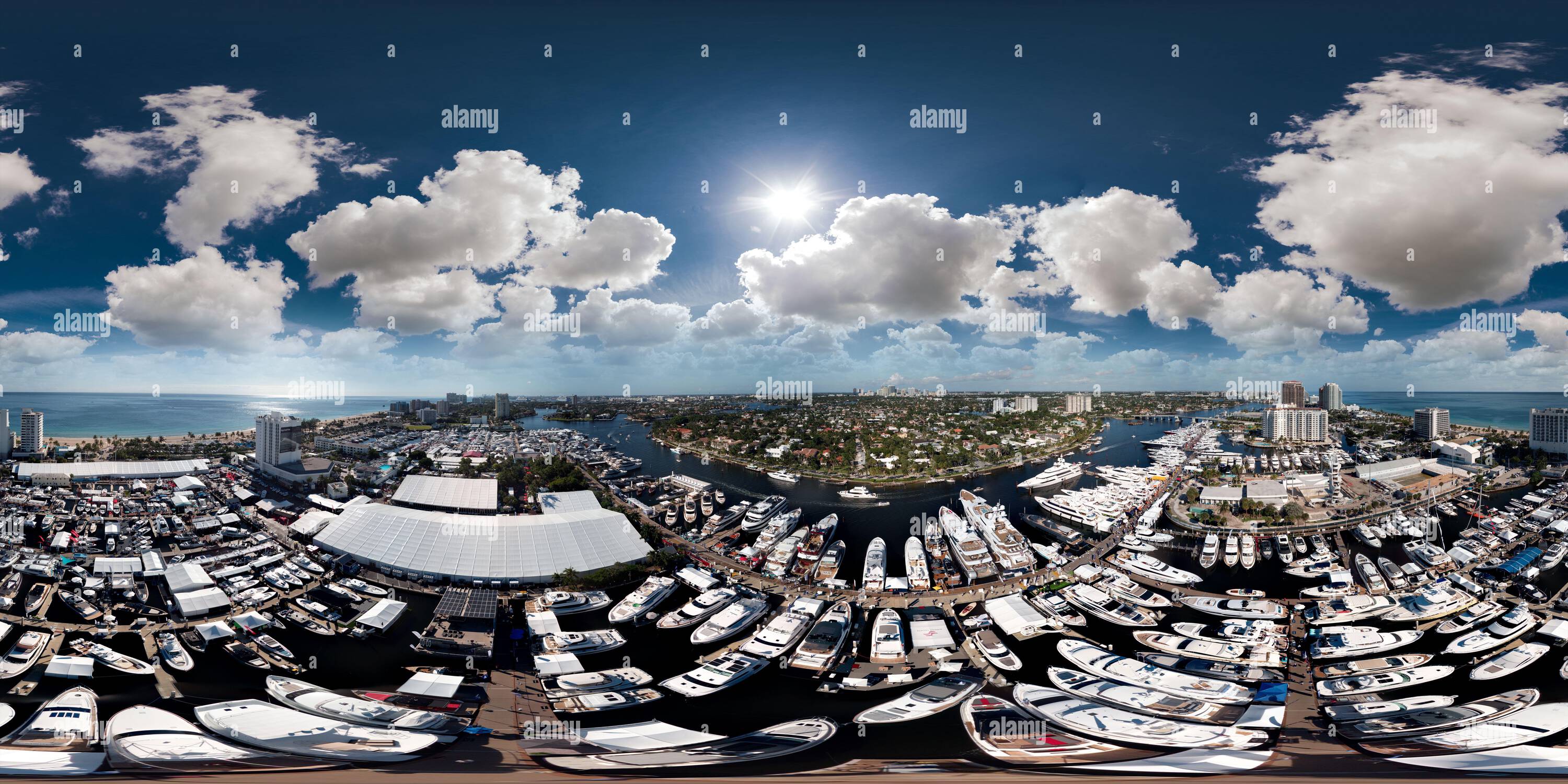 360° view of Fort Lauderdale, FL, USA - October 31, 2021: Aerial 360 ...