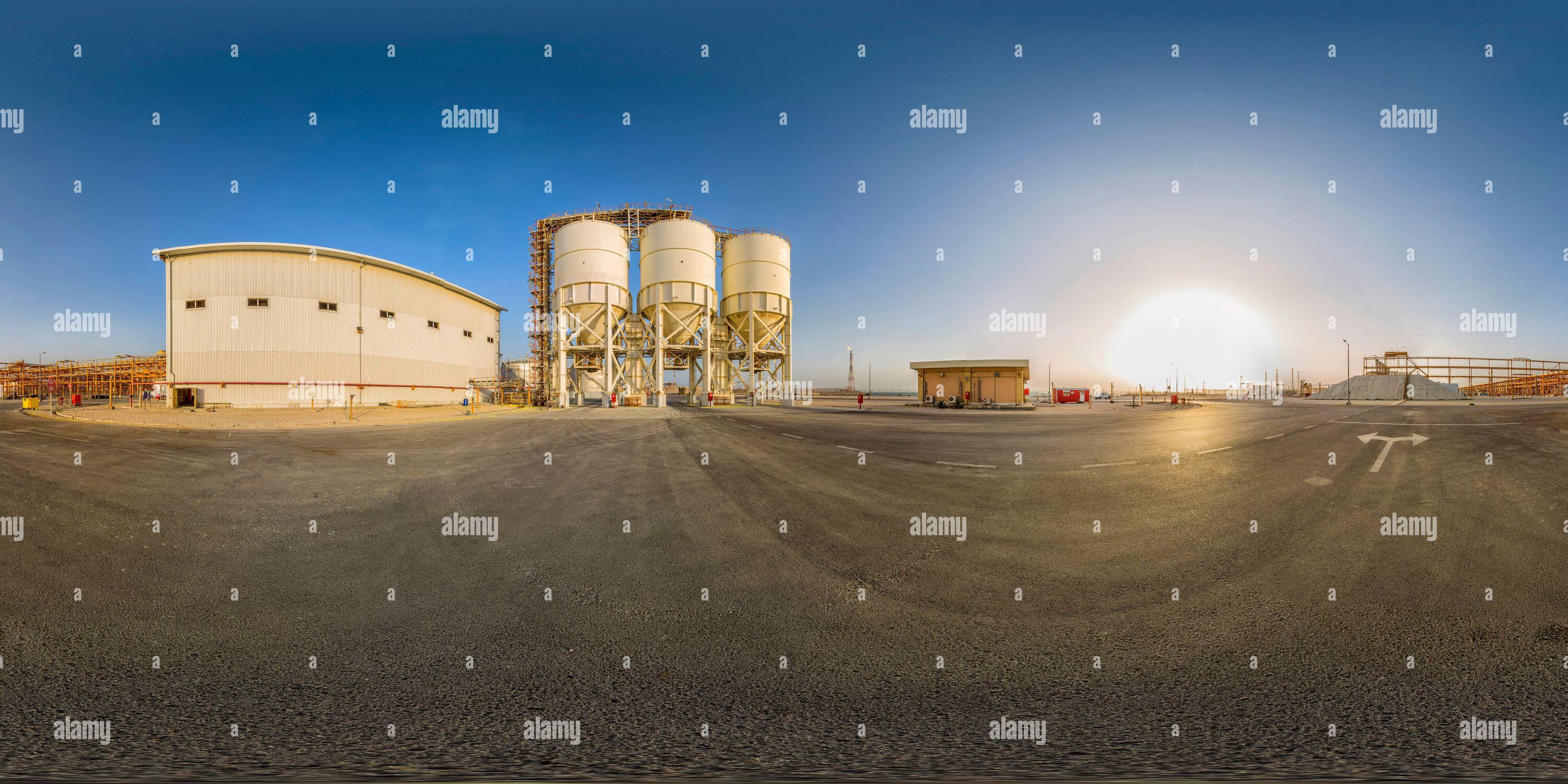 360° view of Ninth refinery of the South Pars Gas Complex - Alamy