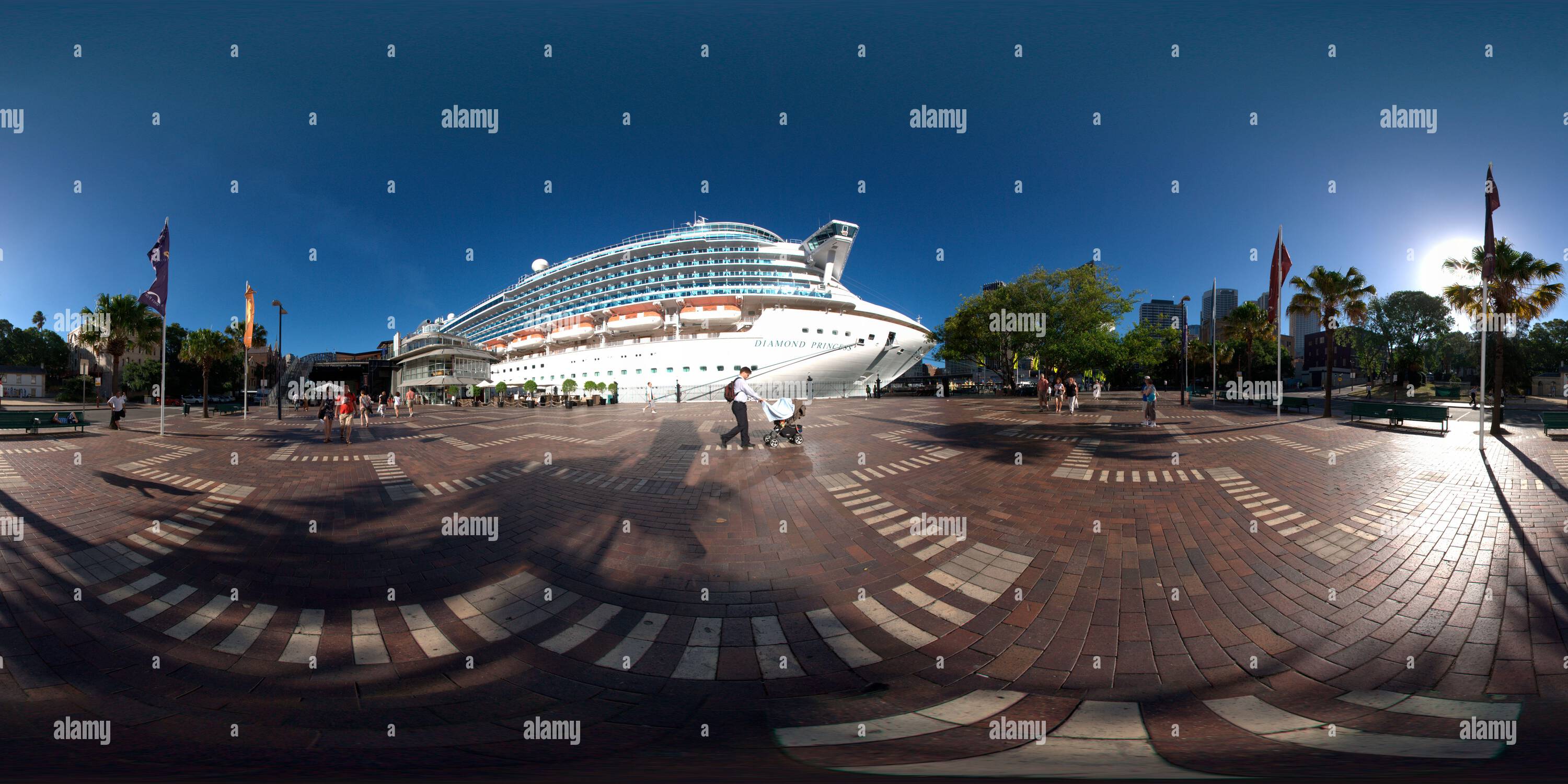 Interactive 360 tour hi-res stock photography and images - Alamy