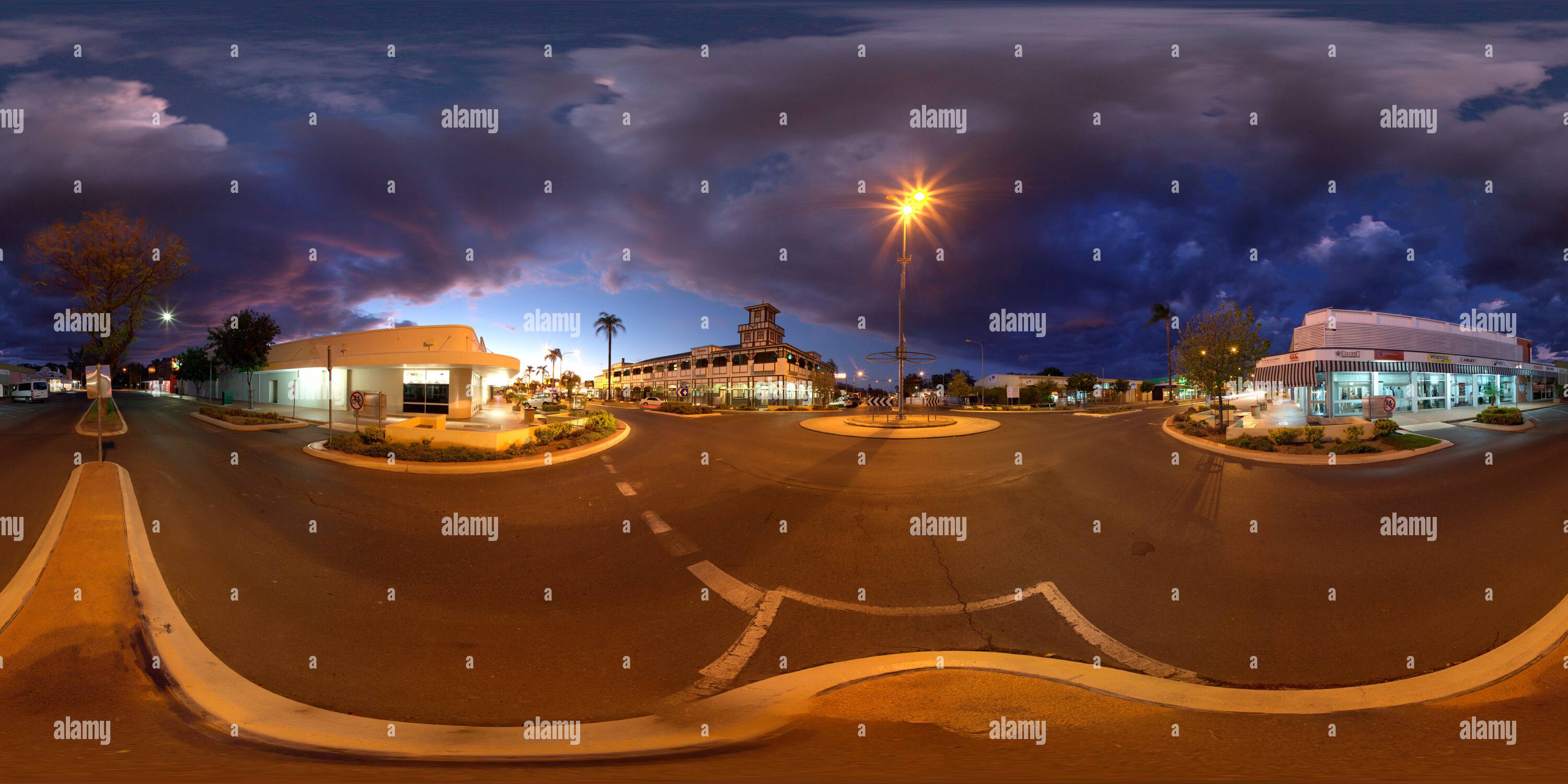 360° view of Panoramic view of the historic Victoria Hotel Goondiwindi ...