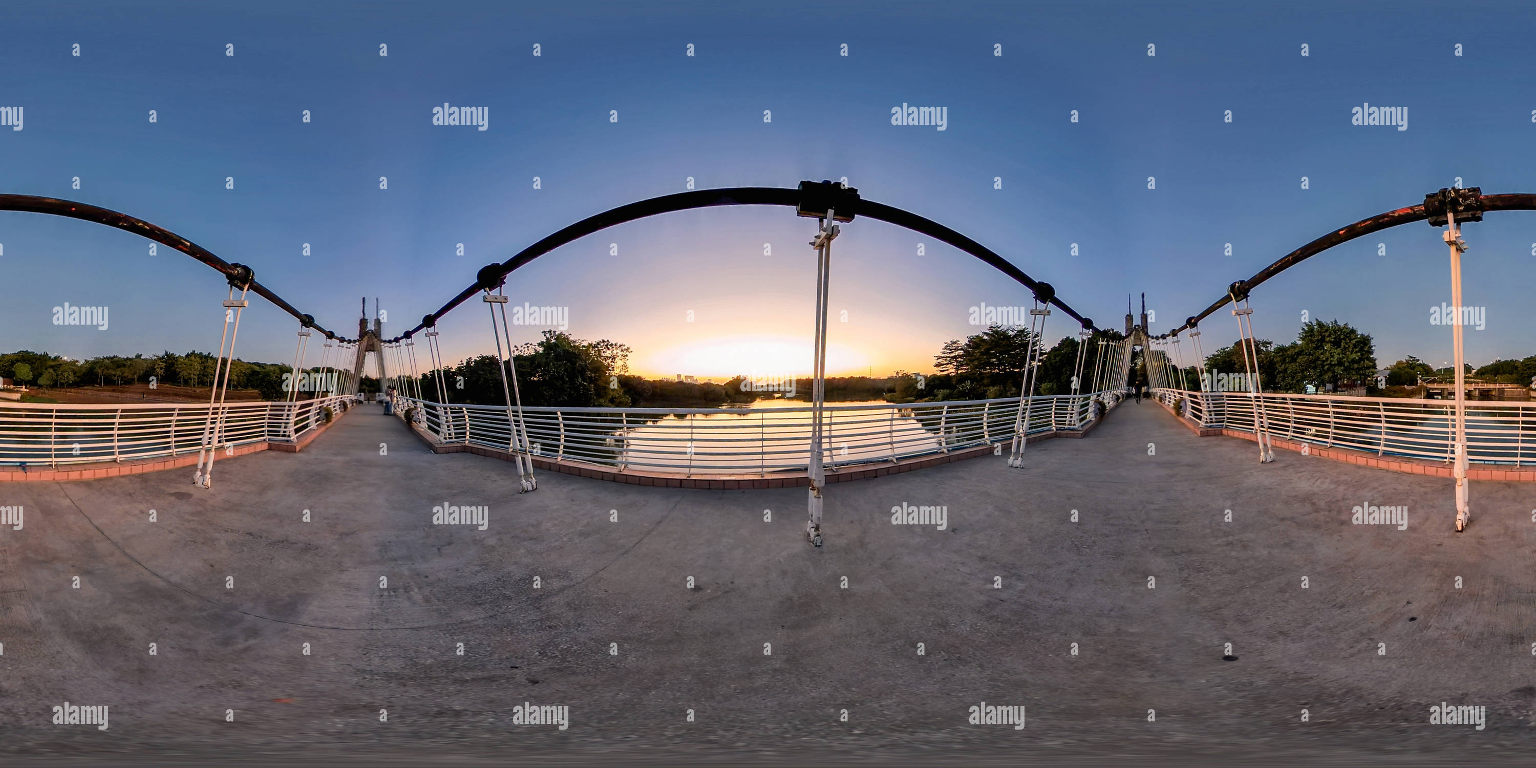 360° view of Suspension bridge after sunset - Alamy