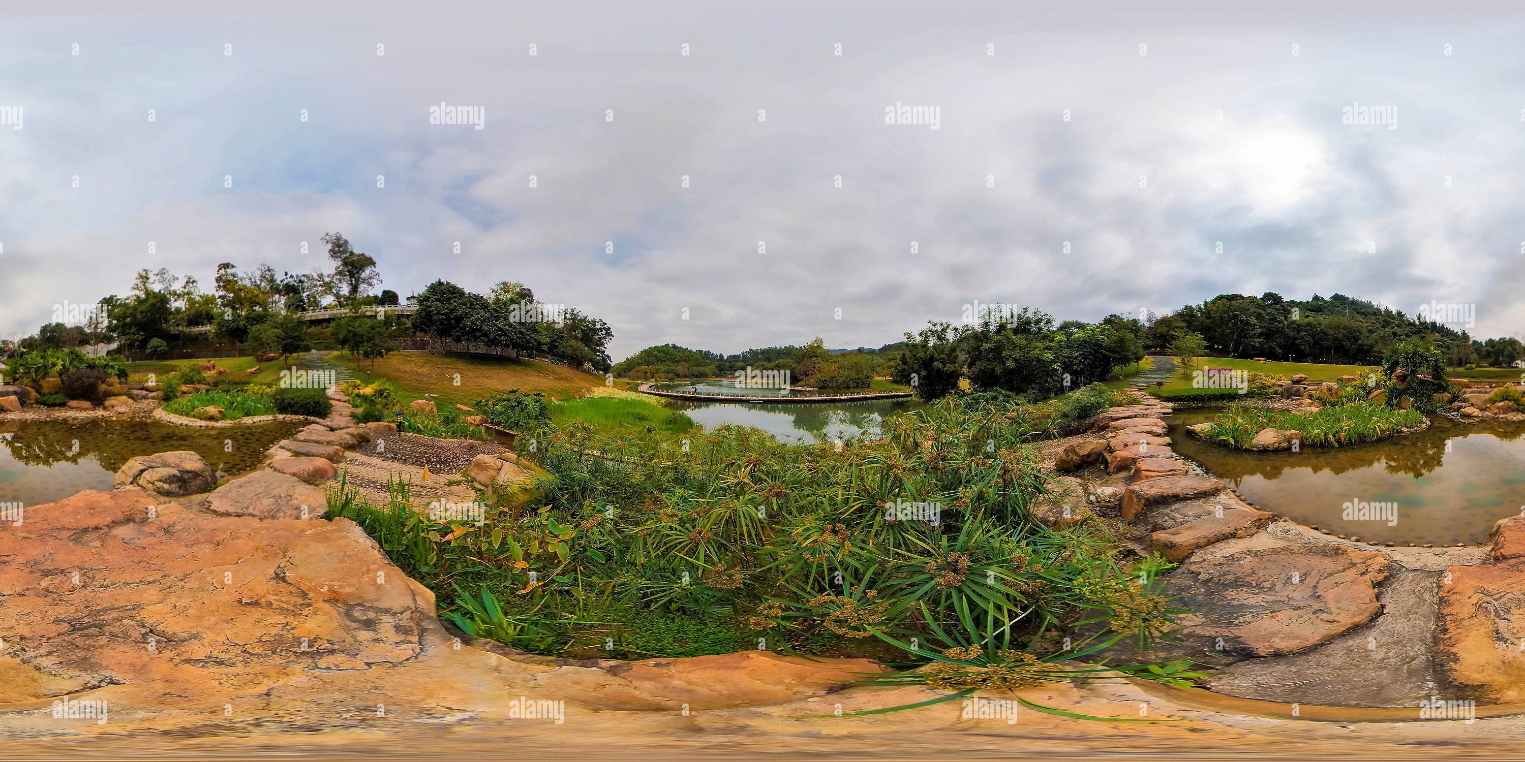 360° view of Longtan Lake Wetland Park龙潭湖湿地公园 - Alamy
