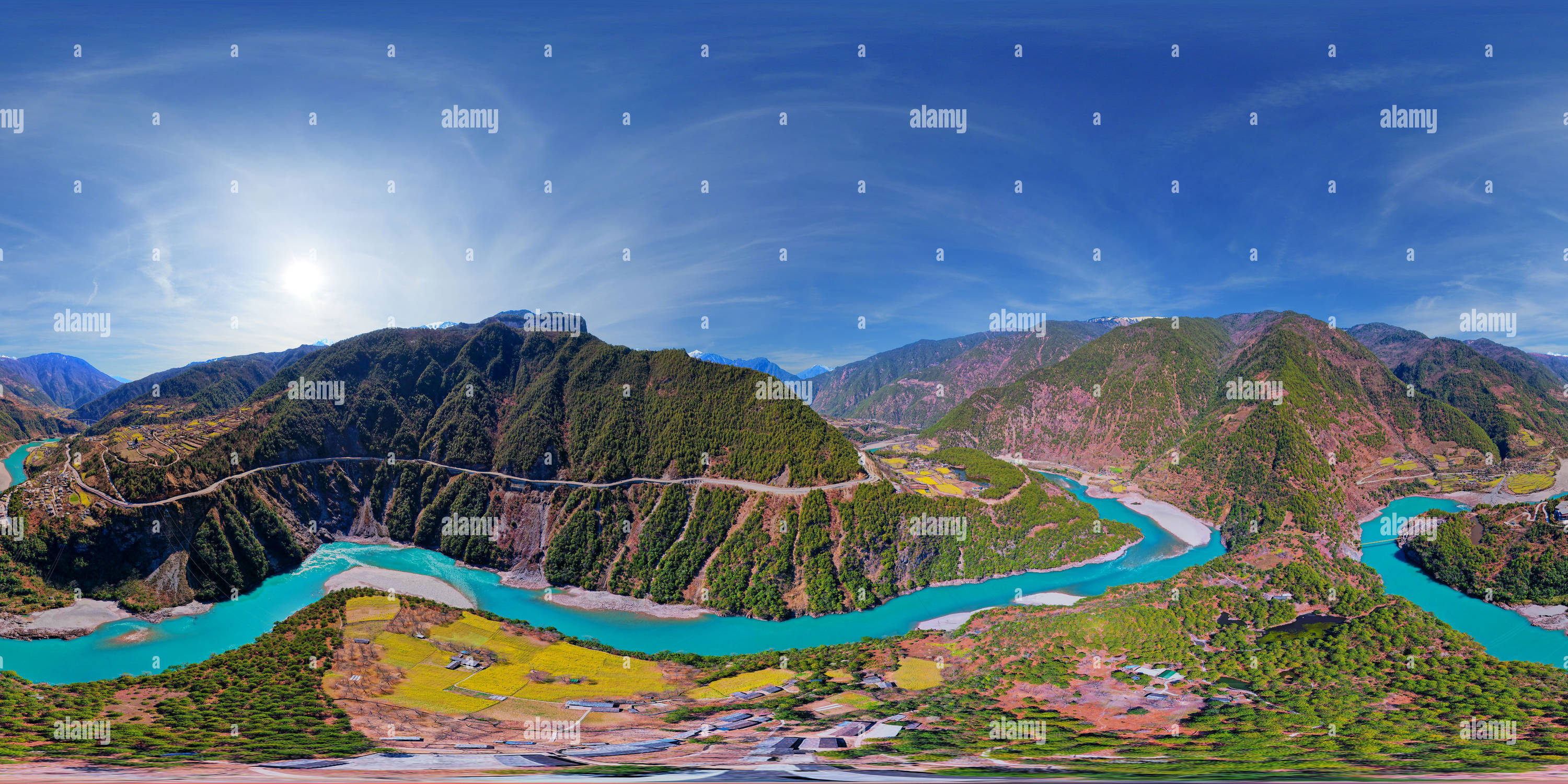 360° view of The first bend of the Nu River - Alamy