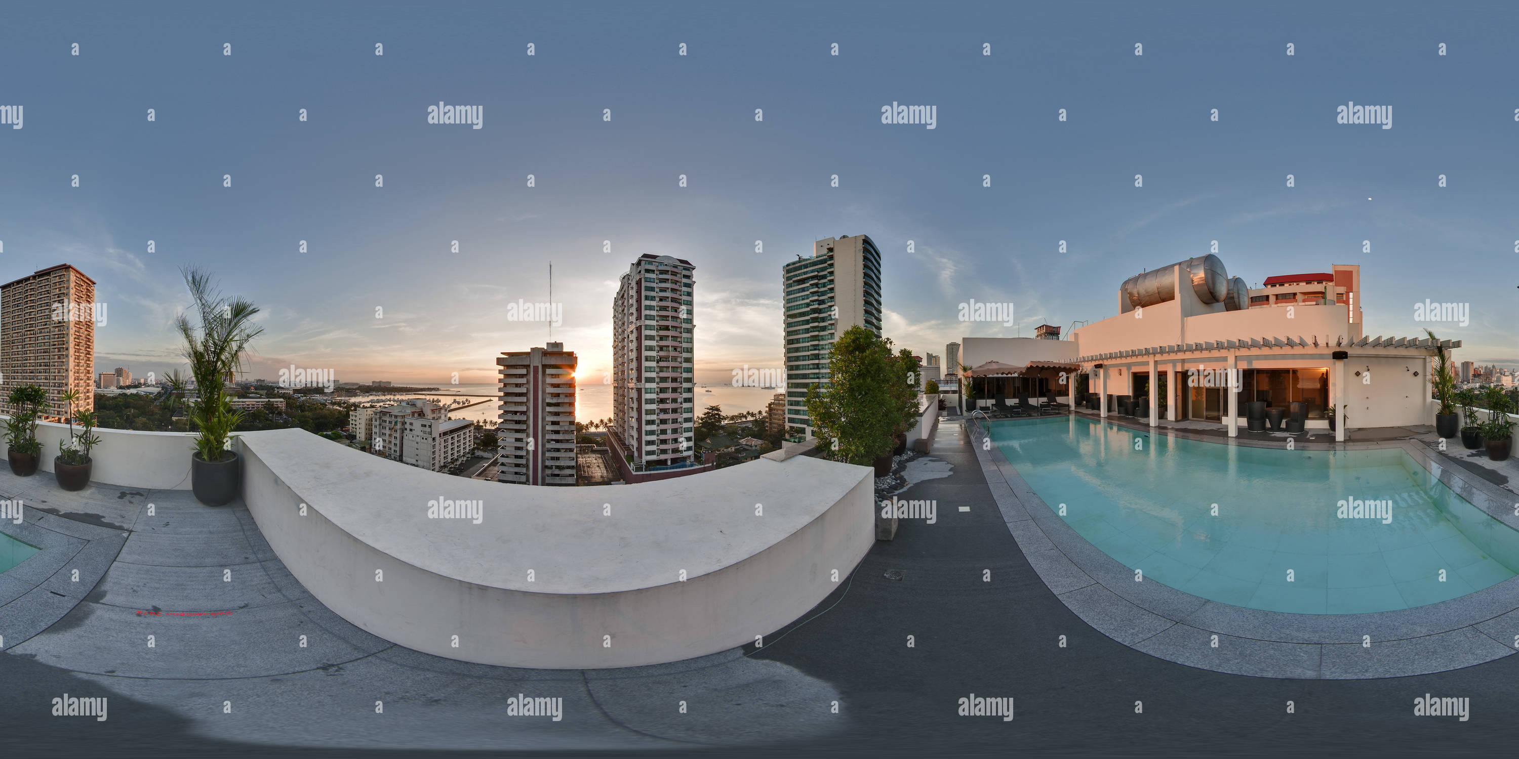 360° view of Centara Hotel Manila - Hotelpool - Alamy