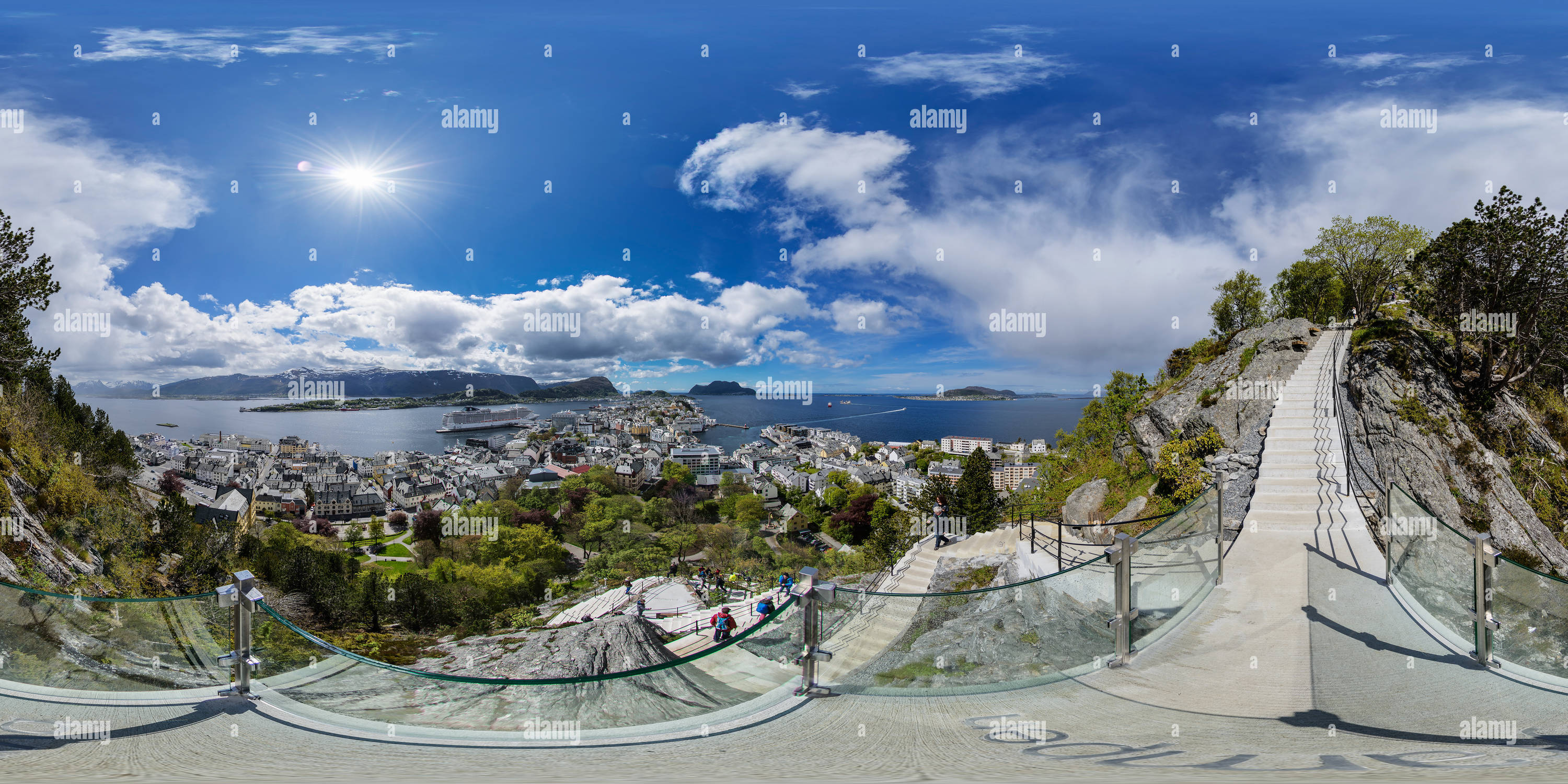 360° view of Alesund - Viewpoint and steps to Mount Aksla - Alamy