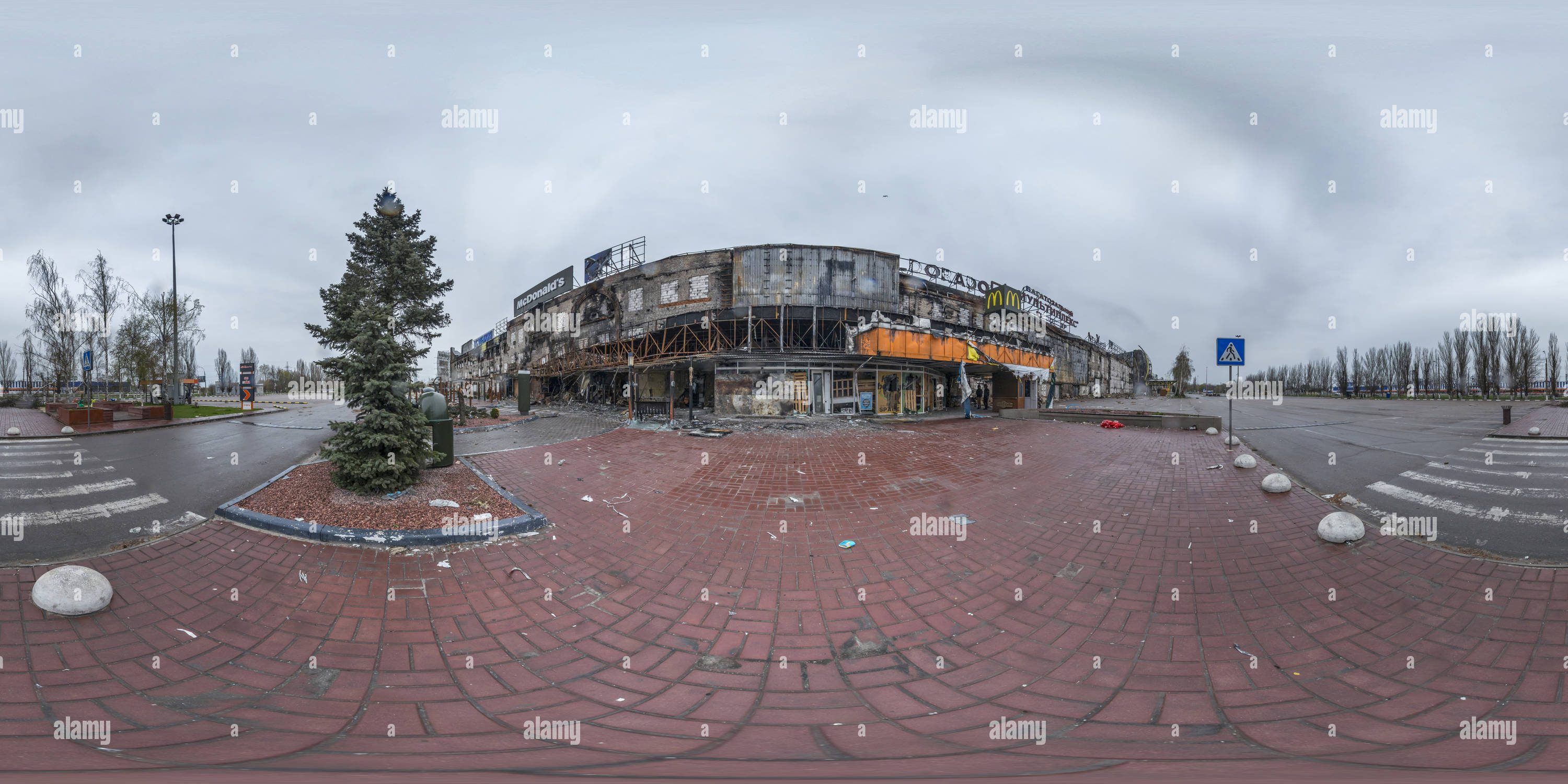 360° view of Mall in Kherson destroyed by Russian troops. Third stage ...