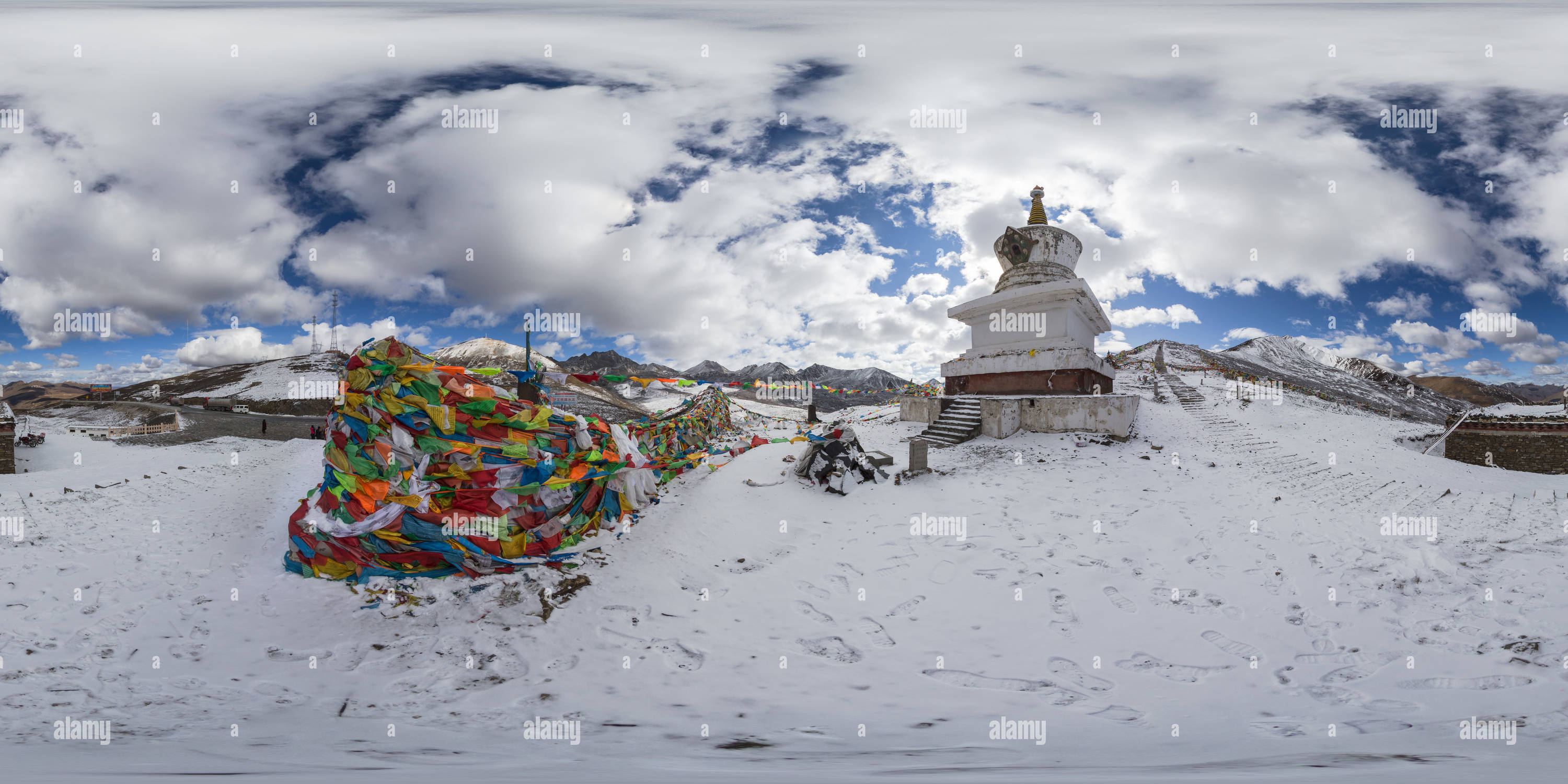 360° view of Sichuan fold more pass - first off Kham-2 - Alamy
