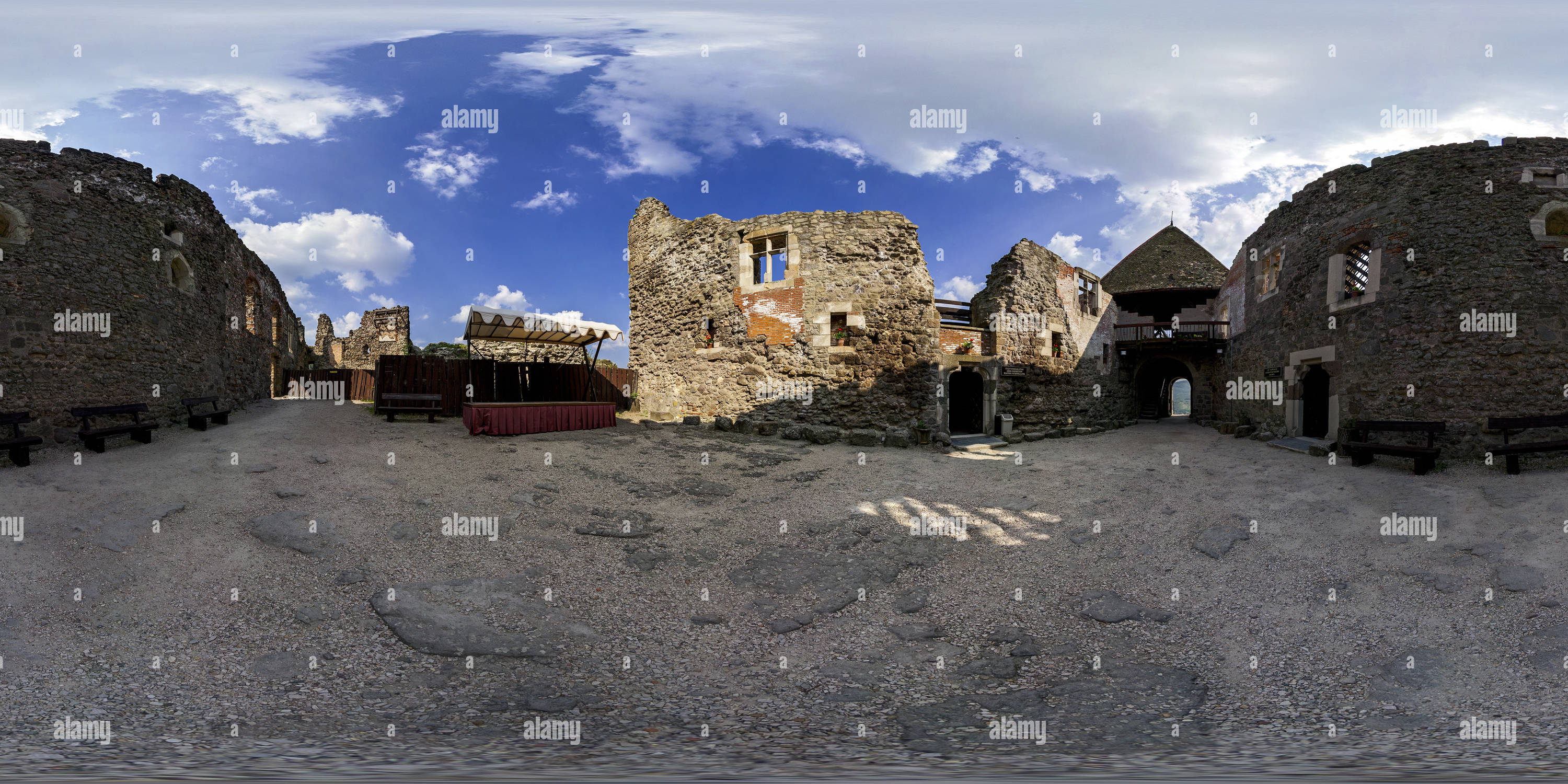 360° view of Visegrad Castle courtyard - Alamy