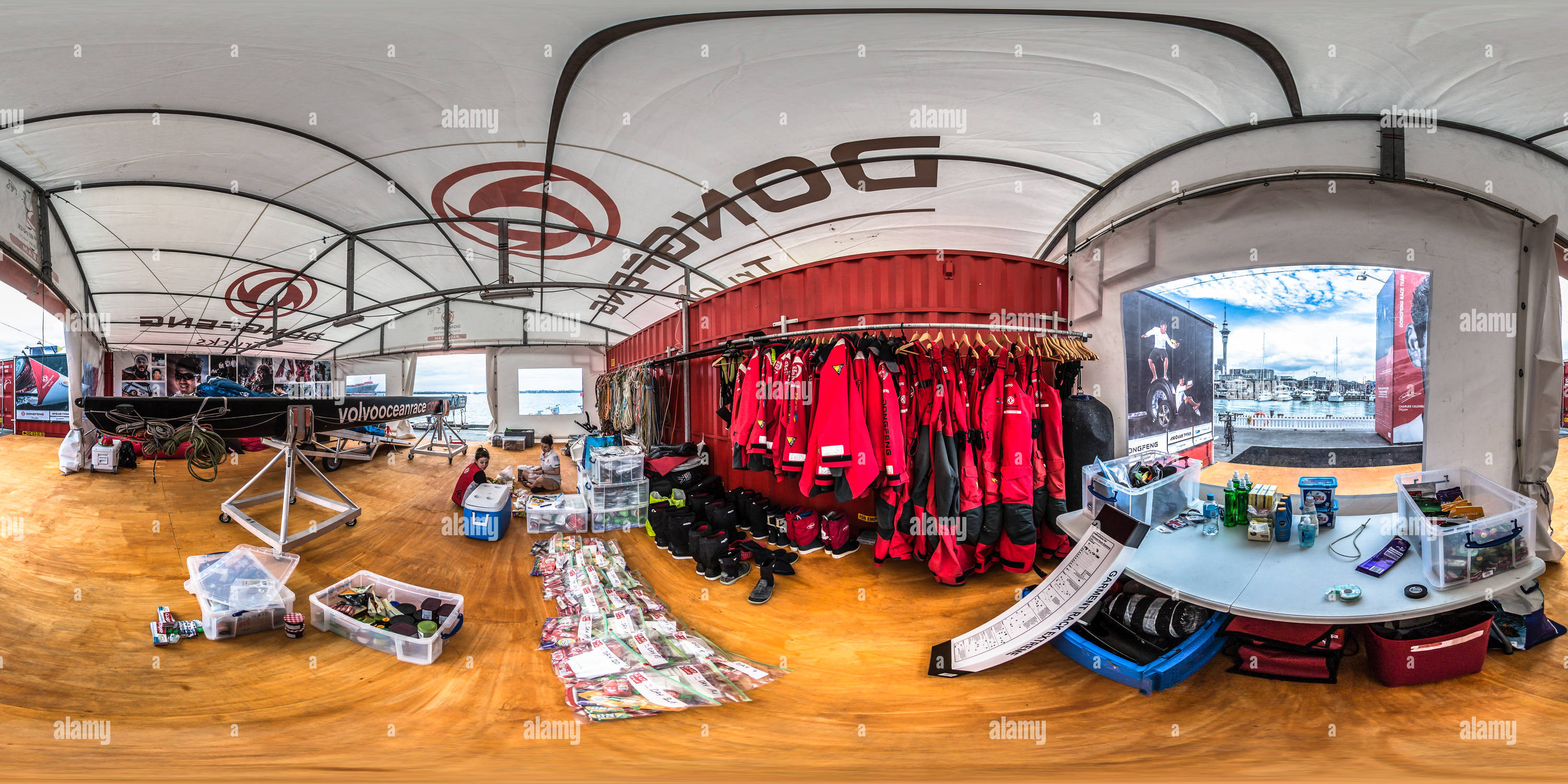 Dongfeng team hi-res stock photography and images - Alamy