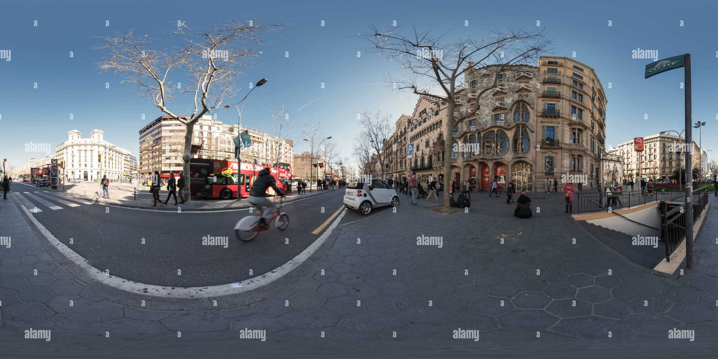 360° view of batllo house. barcelona - Alamy