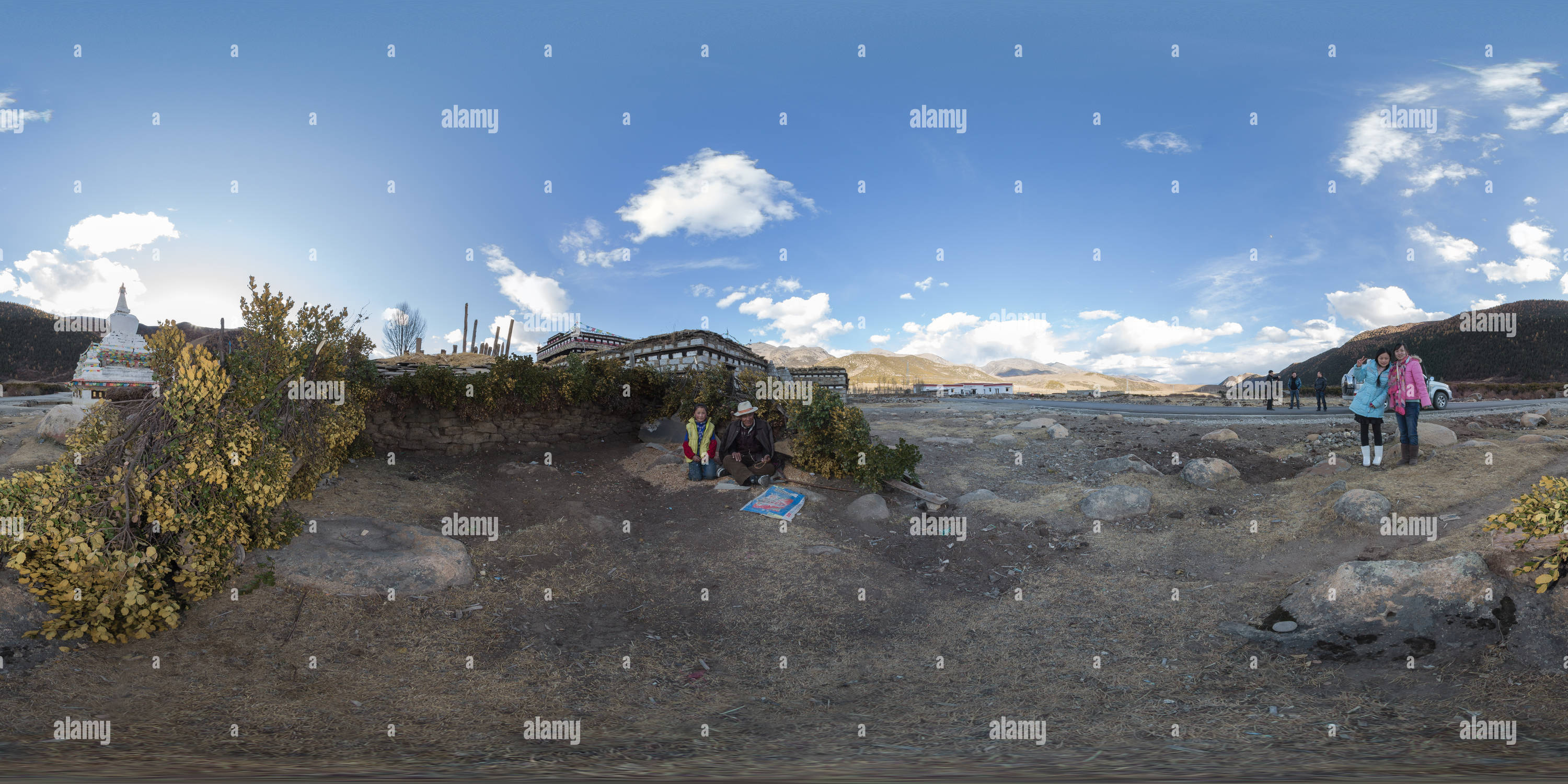 360° view of Sichuan DAOCHENG sumdo Township Tibetan -2 - Alamy