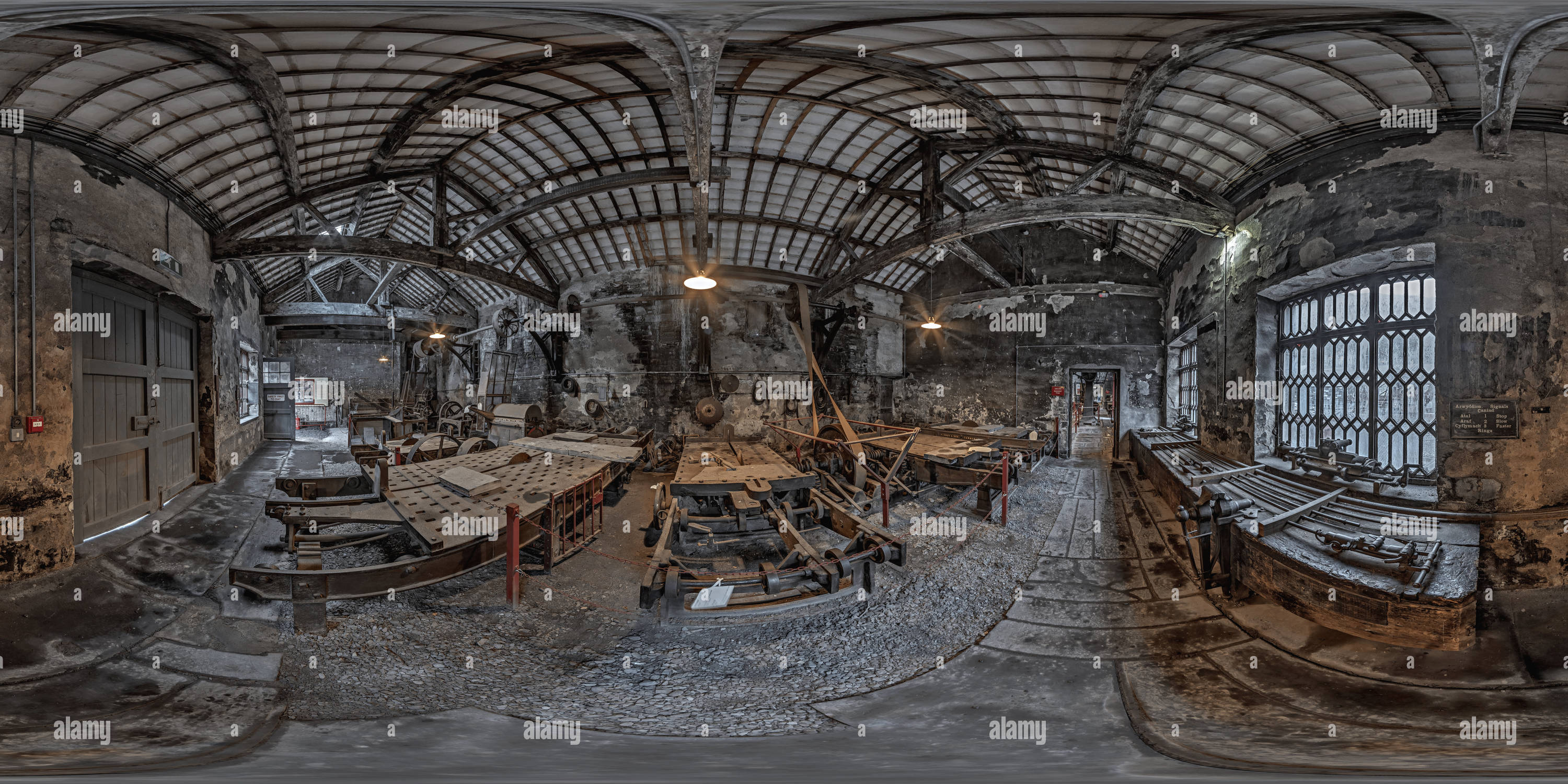 Llanberis saw hi-res stock photography and images - Alamy