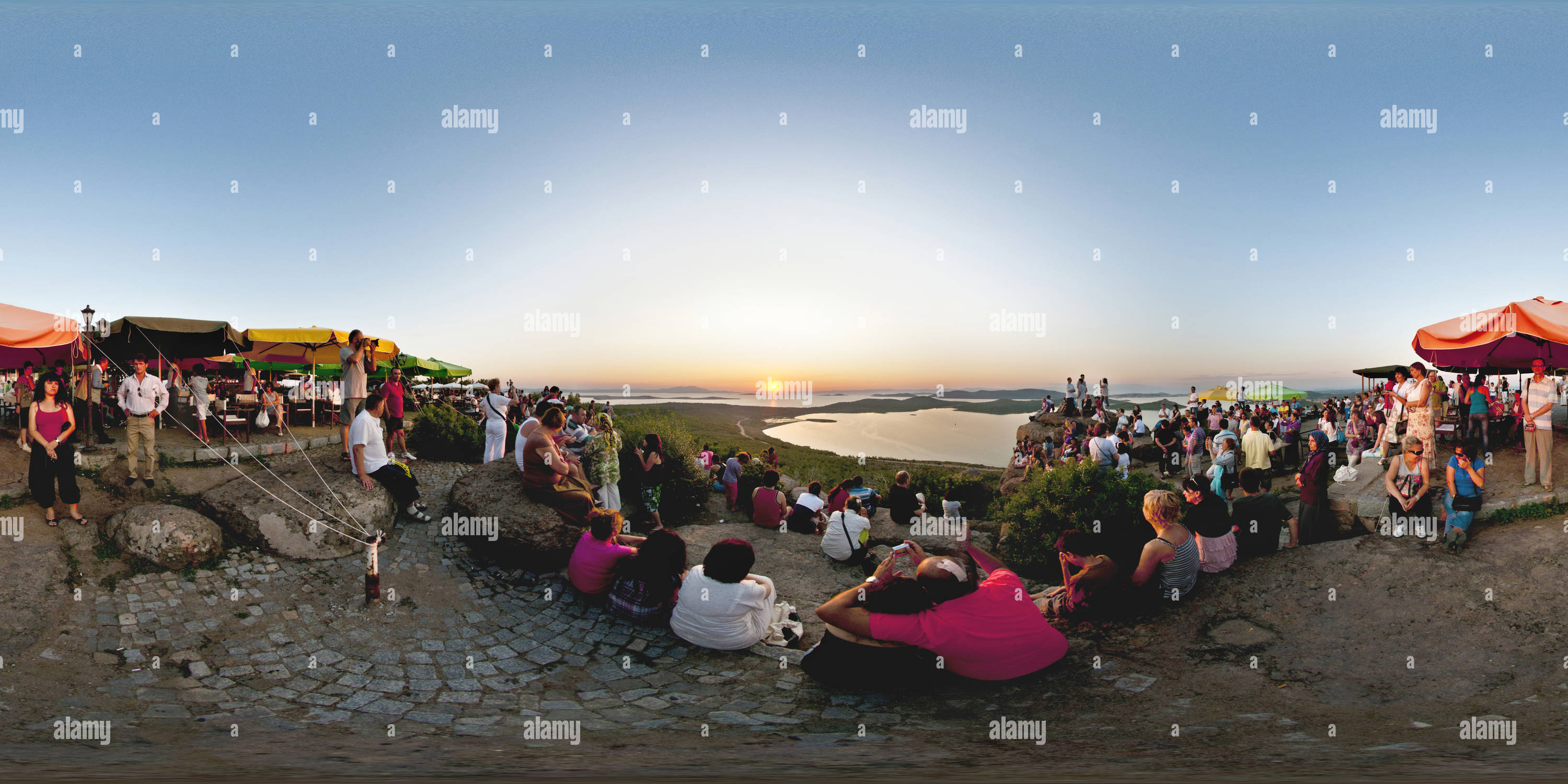 Table devils hi-res stock photography and images - Alamy