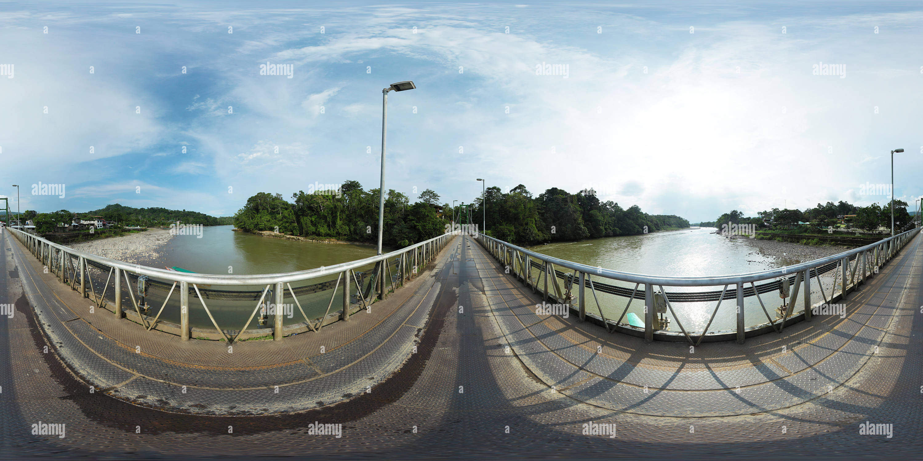 360° view of Old bridge in Misahualli in Ecuador´s jungle - Alamy
