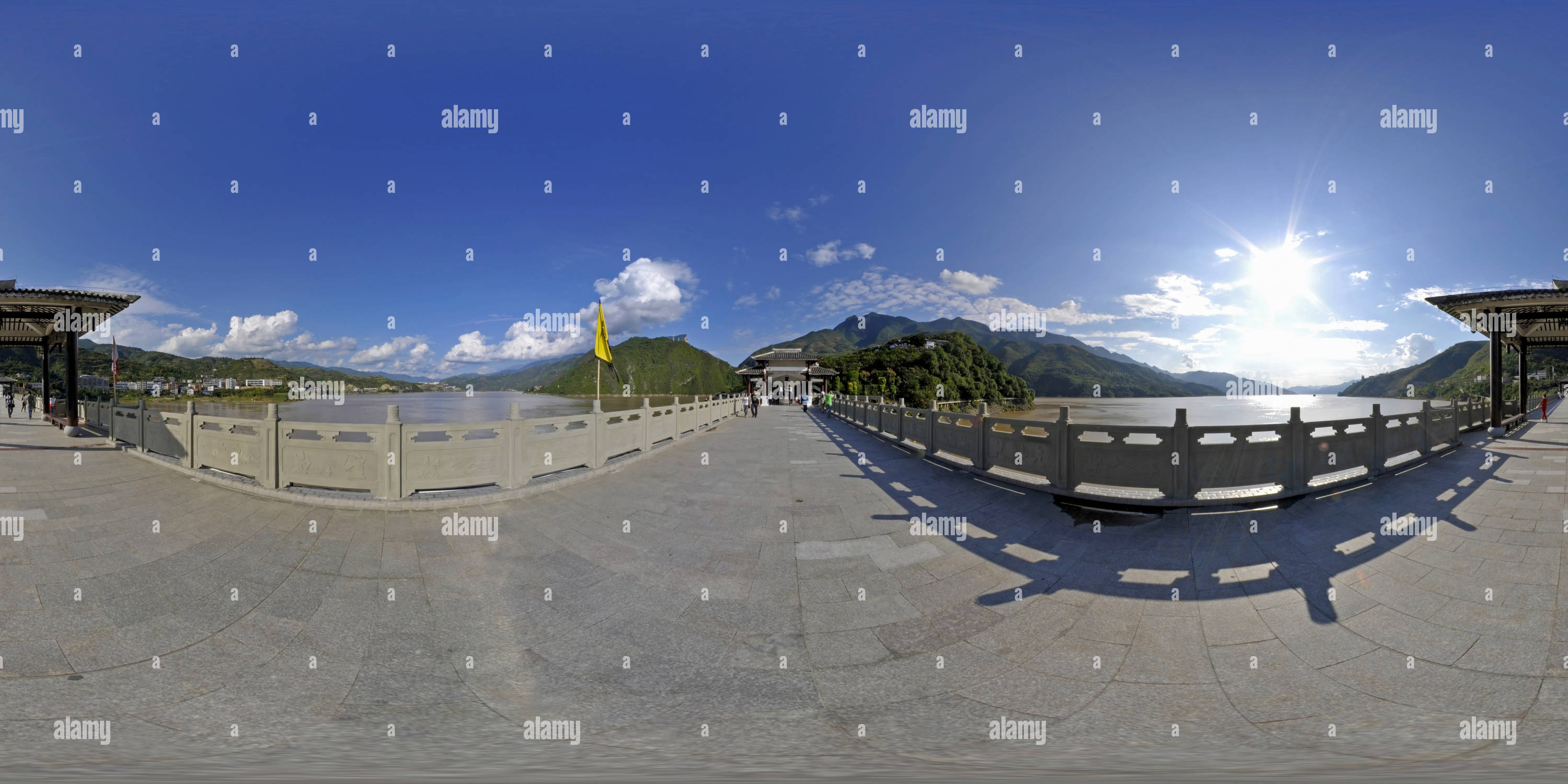 Fengjie and the white emperor city hi-res stock photography and images ...