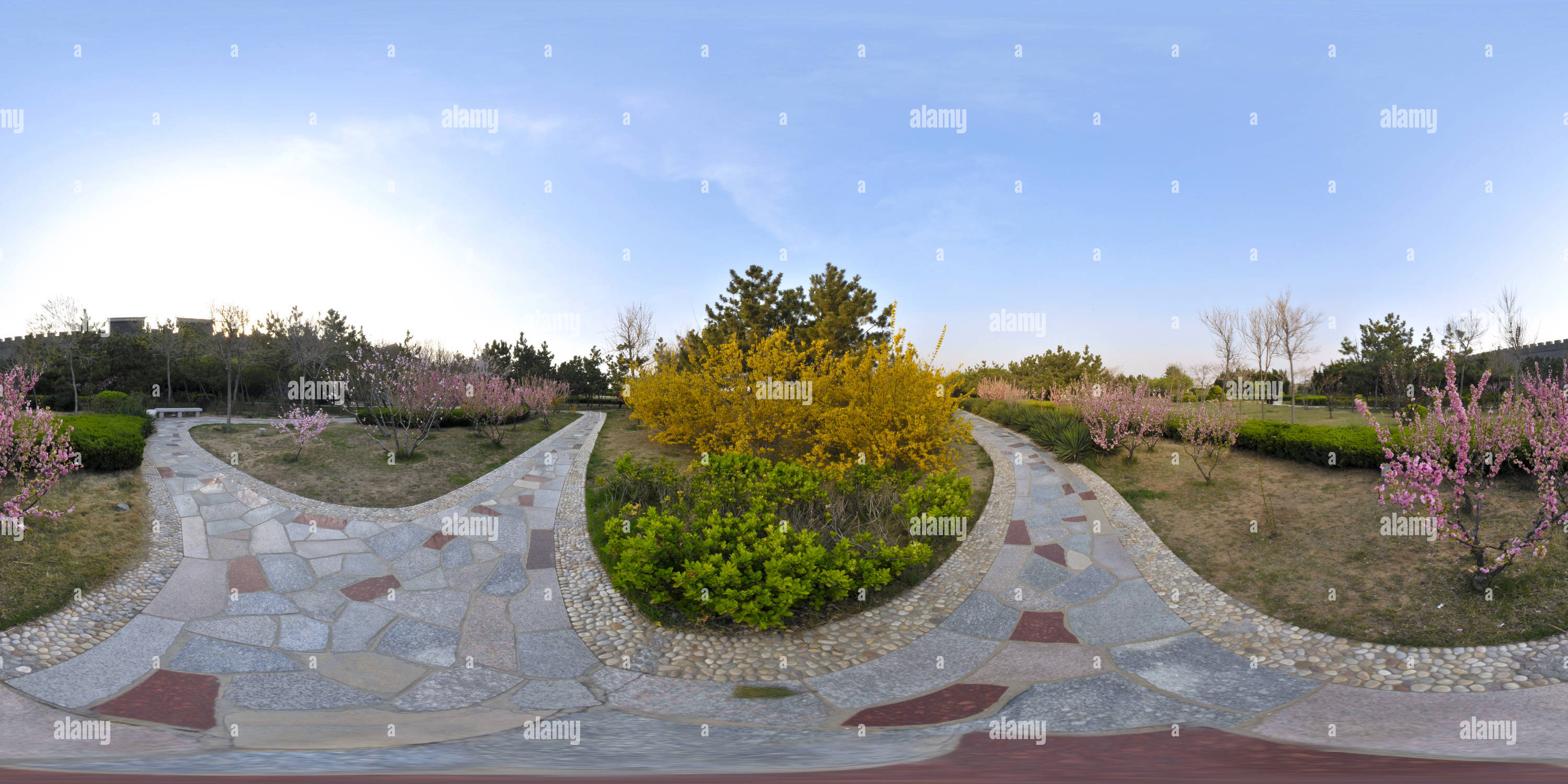 360° view of outside the walls (777) 城墙外 - Alamy