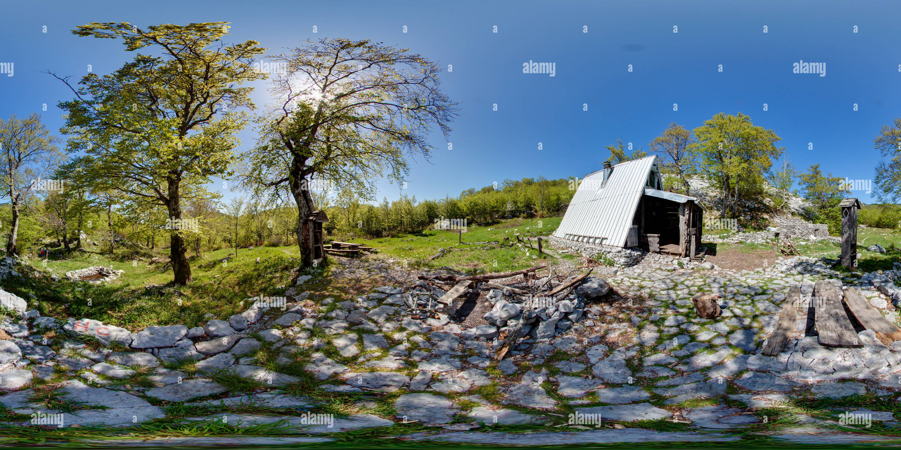 360° view of Mountain refuge Struge - Alamy