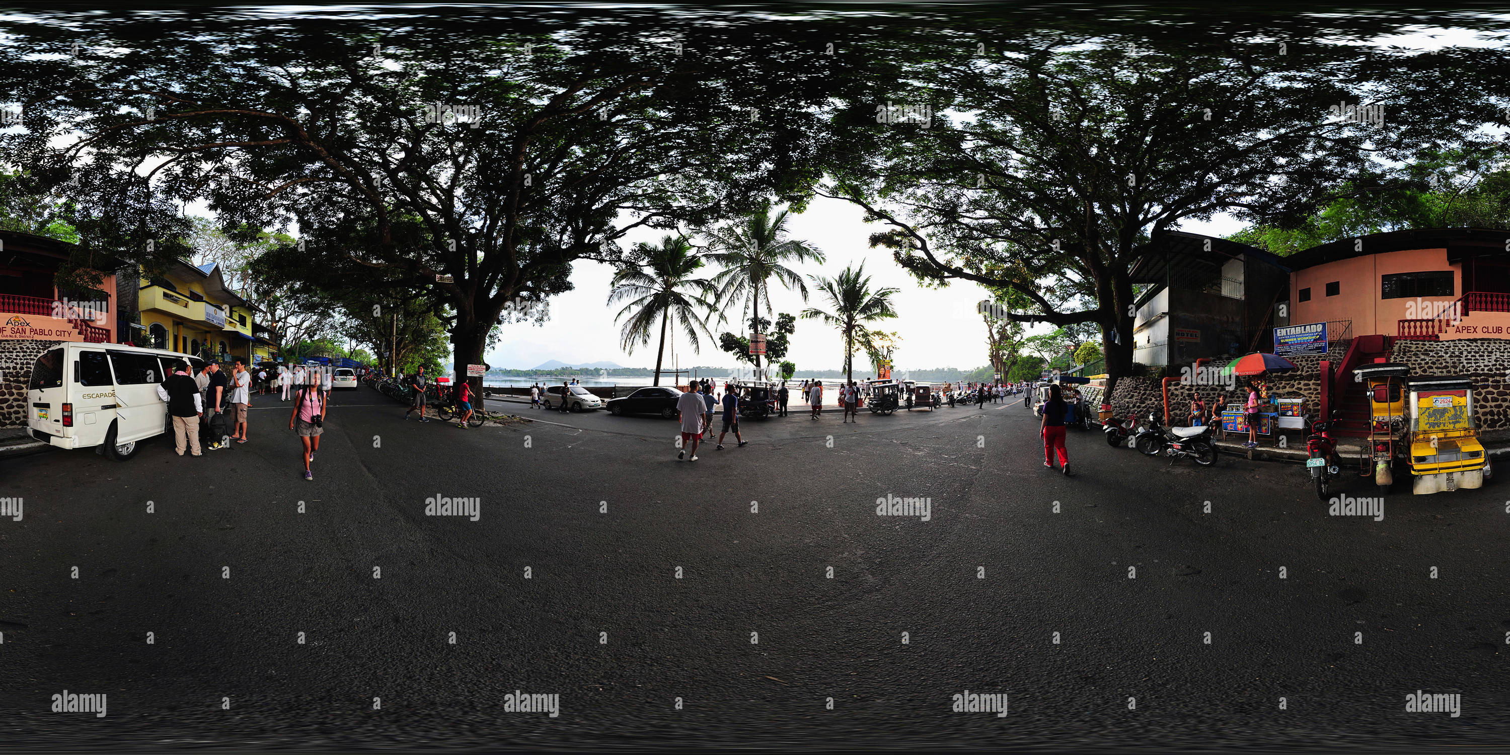 360° view of Busy Morning In Sampaloc - Alamy