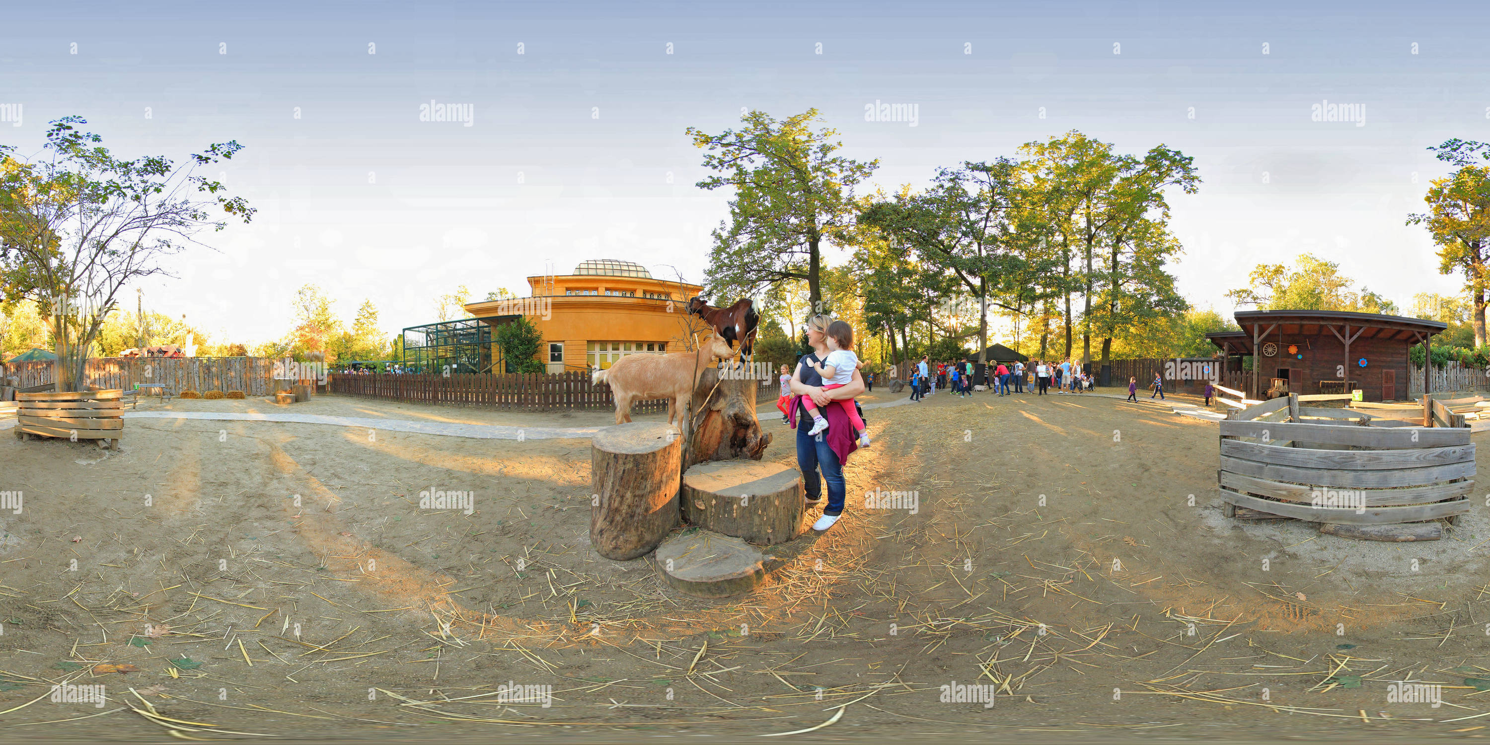 Virtual zoo hi-res stock photography and images - Alamy