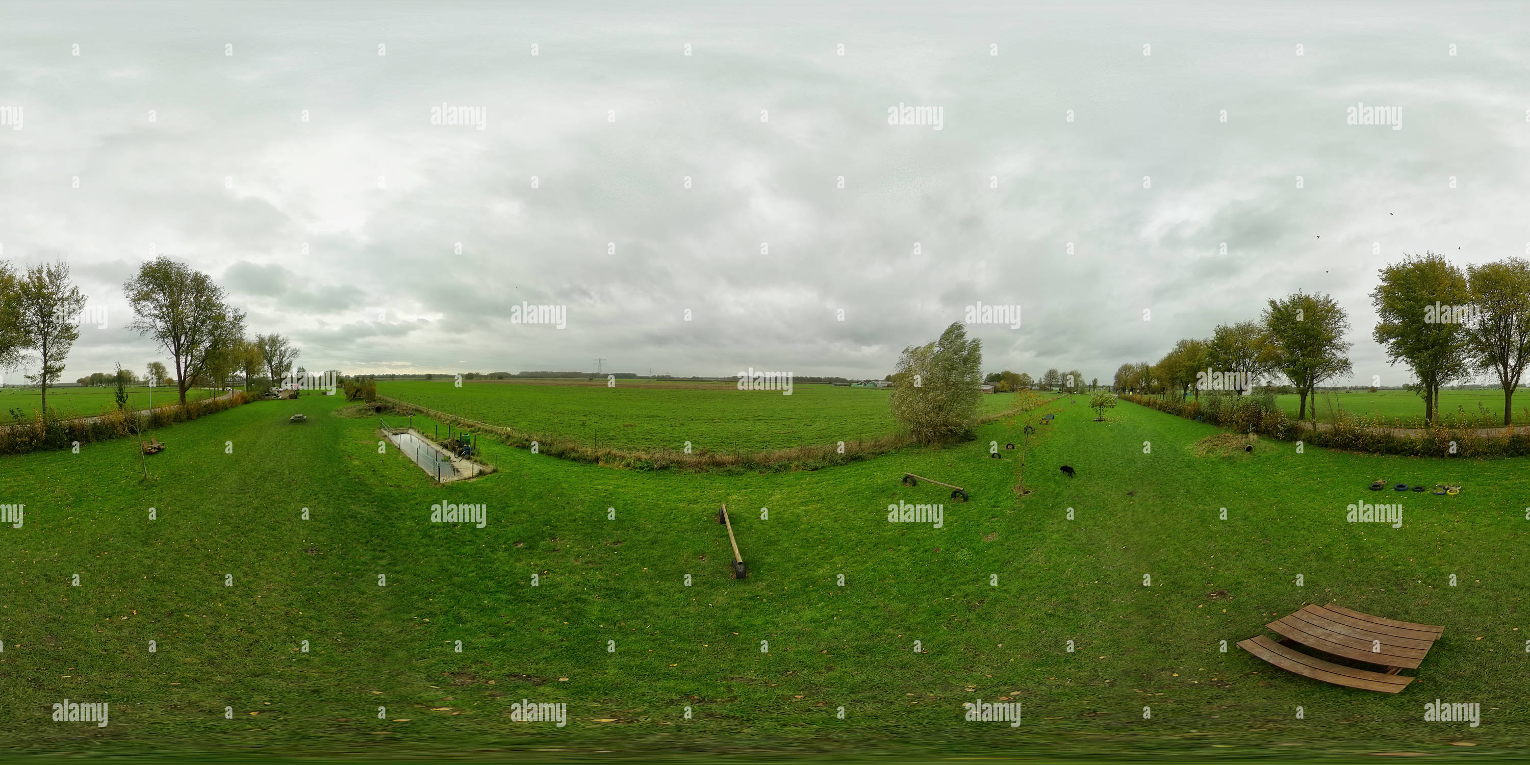 360° view of Stichting Hondenspeelparadijs Midden-Nederland Veld: Klein ...